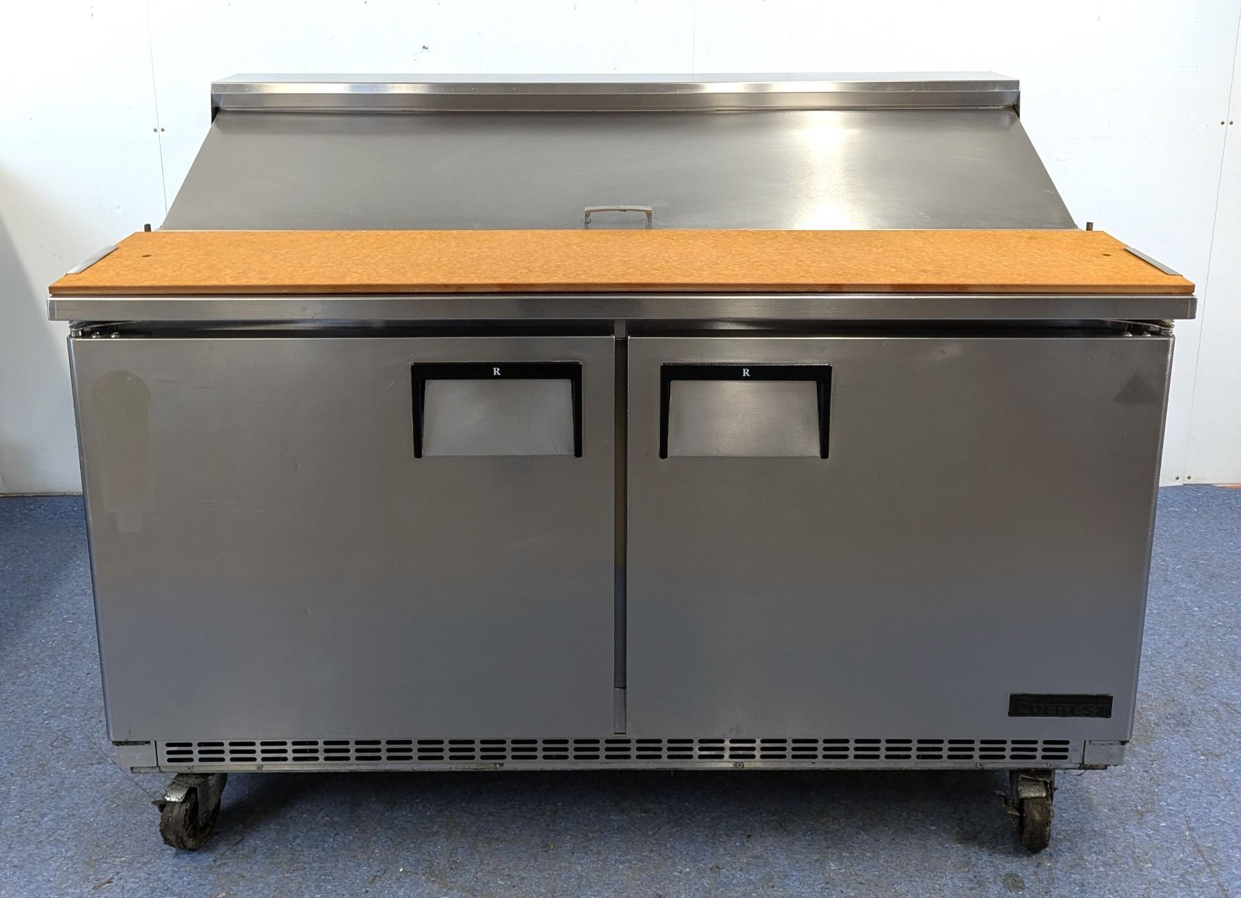 Everest EPBNWR2 59" Refrigerated Sandwich/Salad Prep Table | 30022