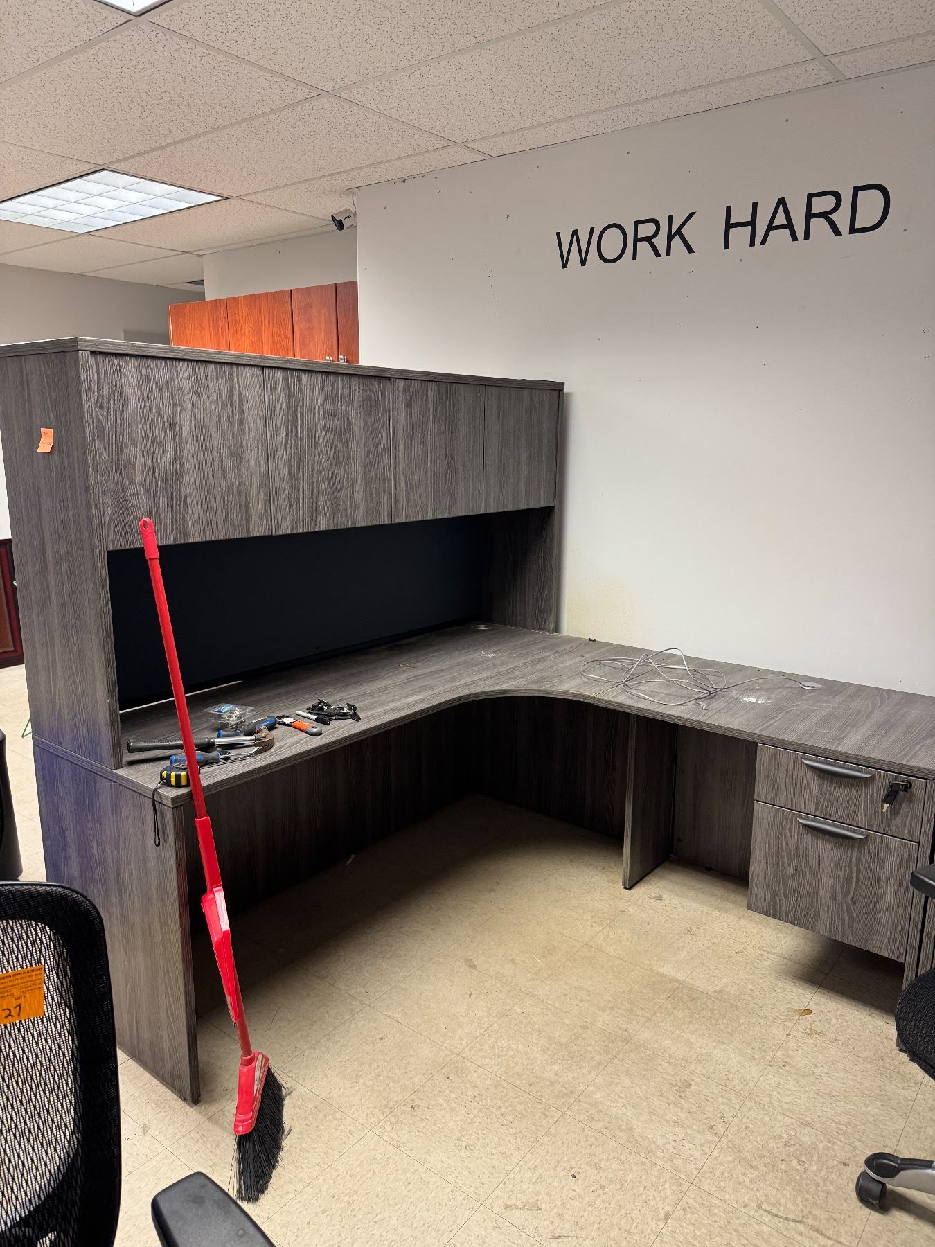 Desk hutch side 71 runoff 31 inches