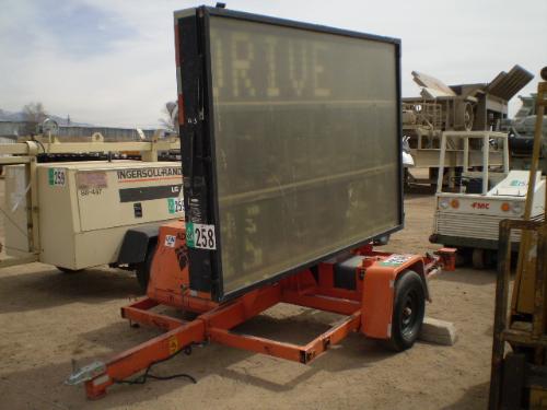 ADDCO DH100 PORTABLE MESSAGE BOARD, s/n 1A9H12106PM157001: