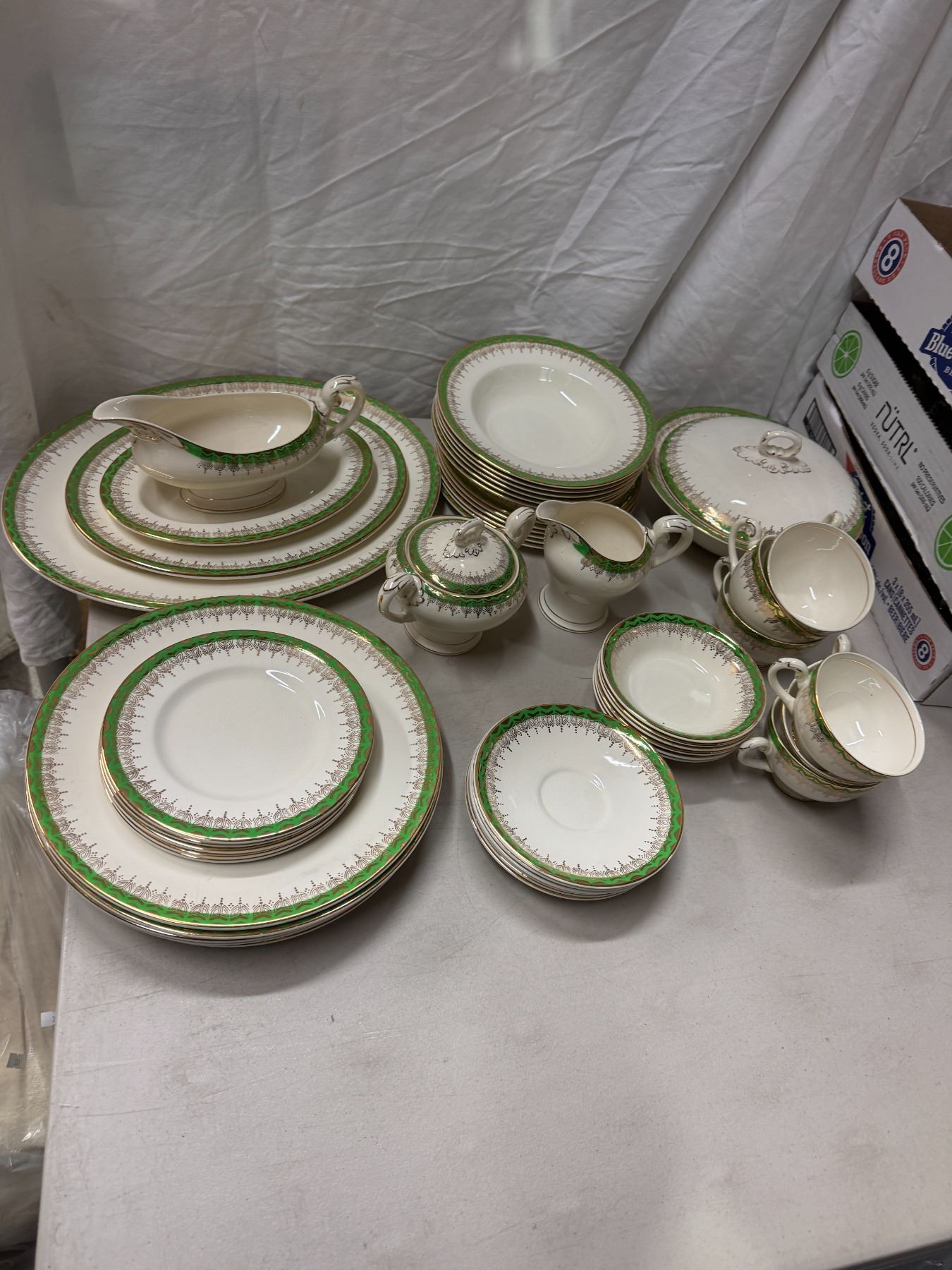 Myott & sons dish set