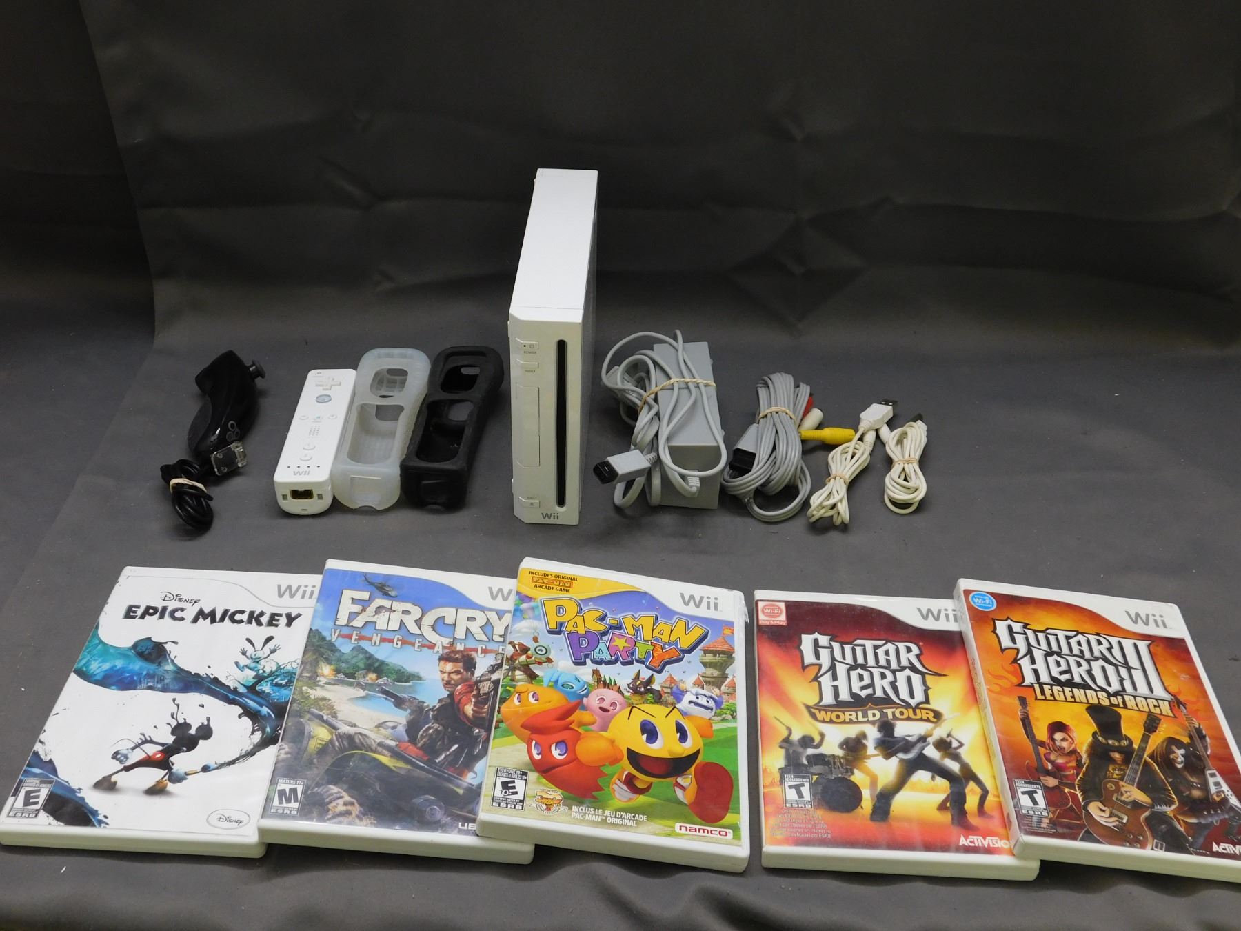 Nintendo Wii Console Bundle 1st Gen System, 1 Wii Mote, 1 Nunchuk, AV ...