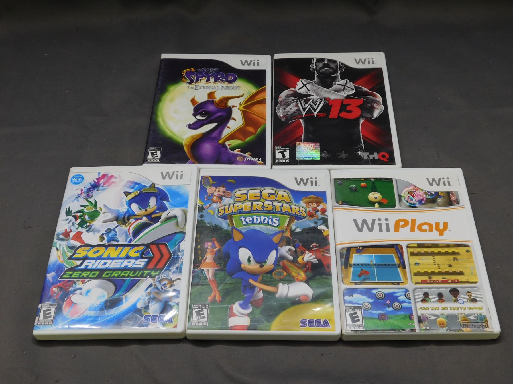 Lot of 5 Nintendo Wii Games Sonic, Spyro, Wii Play, WWE WWF