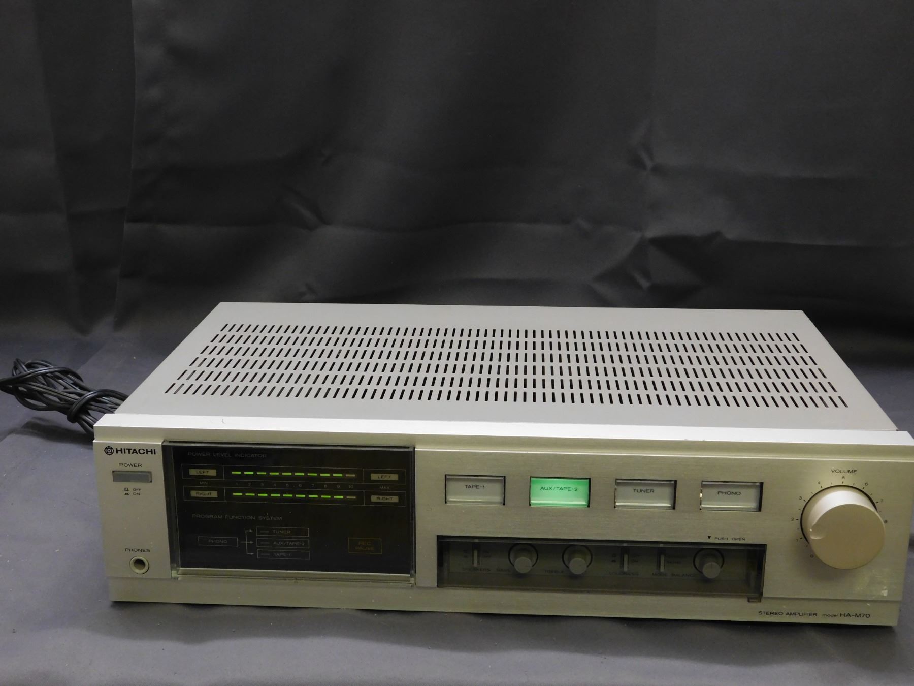 Hitachi HA-M70 Stereo Amplifier