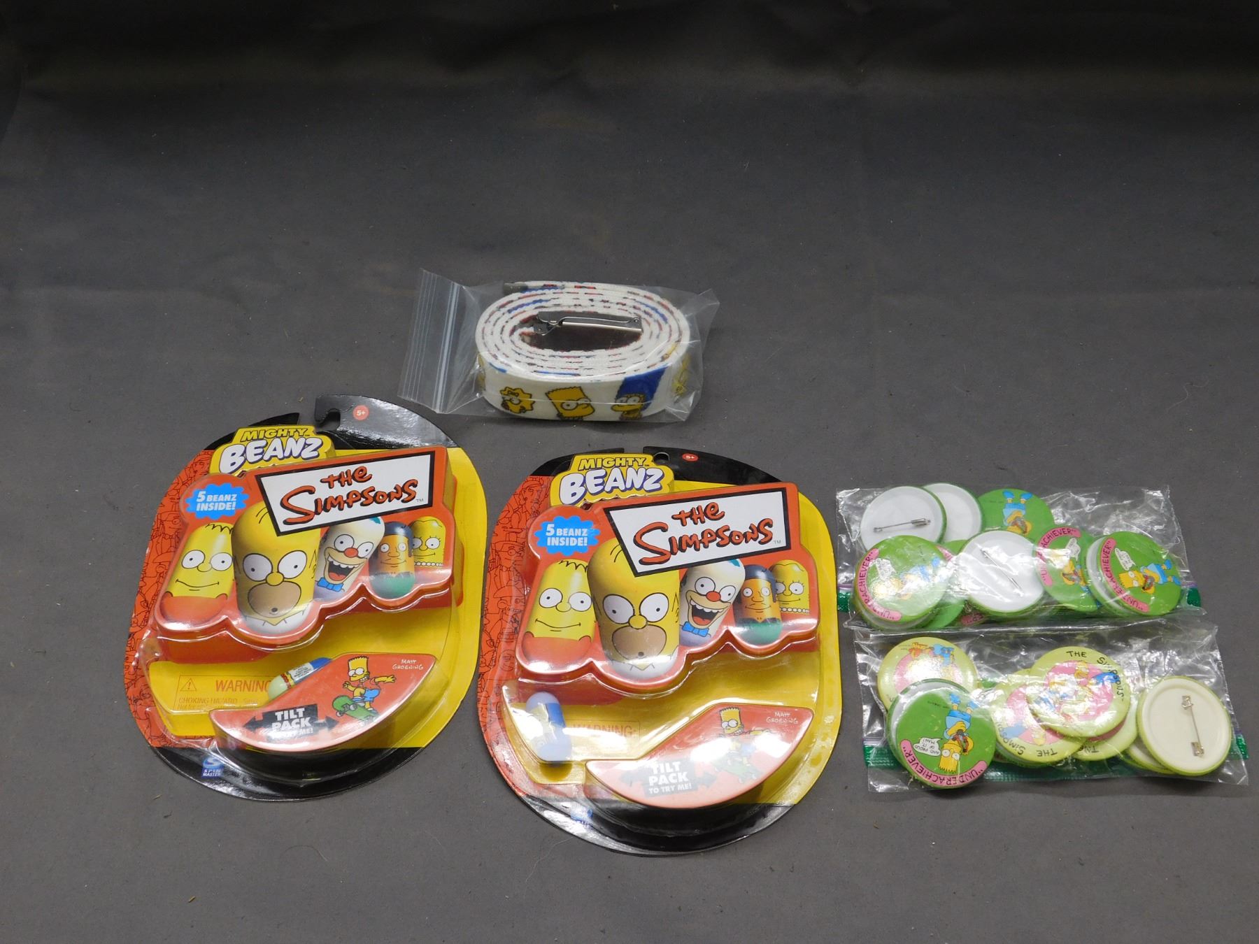The Simpsons Mighty Beanz, Belt and Buttons