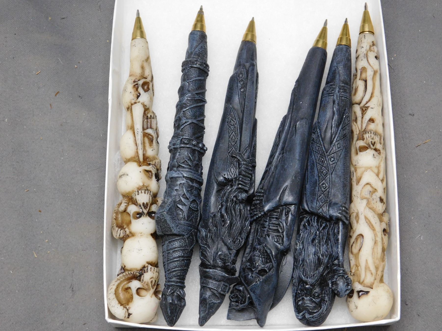6 Wizard & Skull Writing Pens