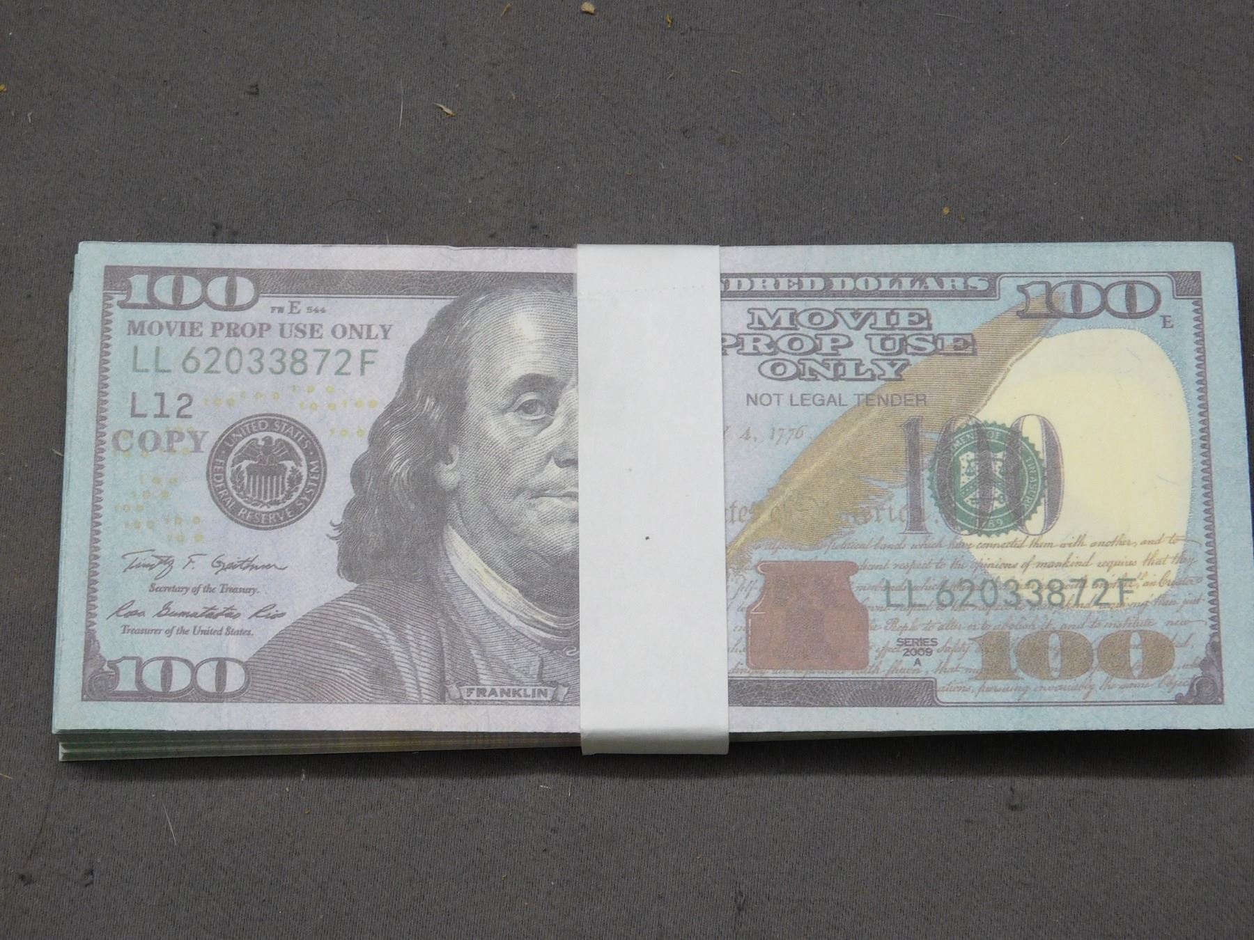 Sealed Pack of $100 Bank Notes Movie Prop US Money