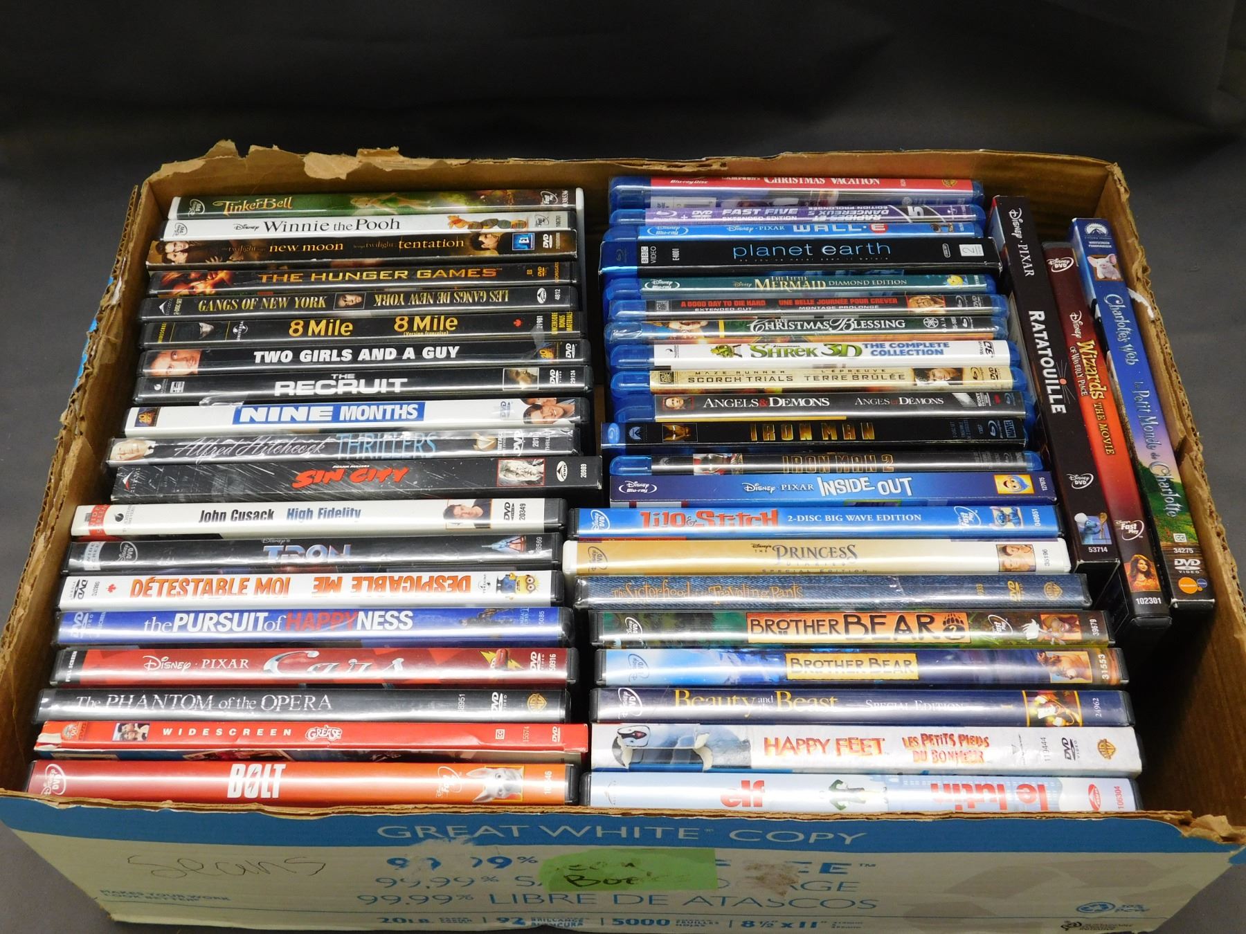 Lot of 40+ DVDs Blu-Ray Disney, Shrek, Elf, Wall-E, Sin City