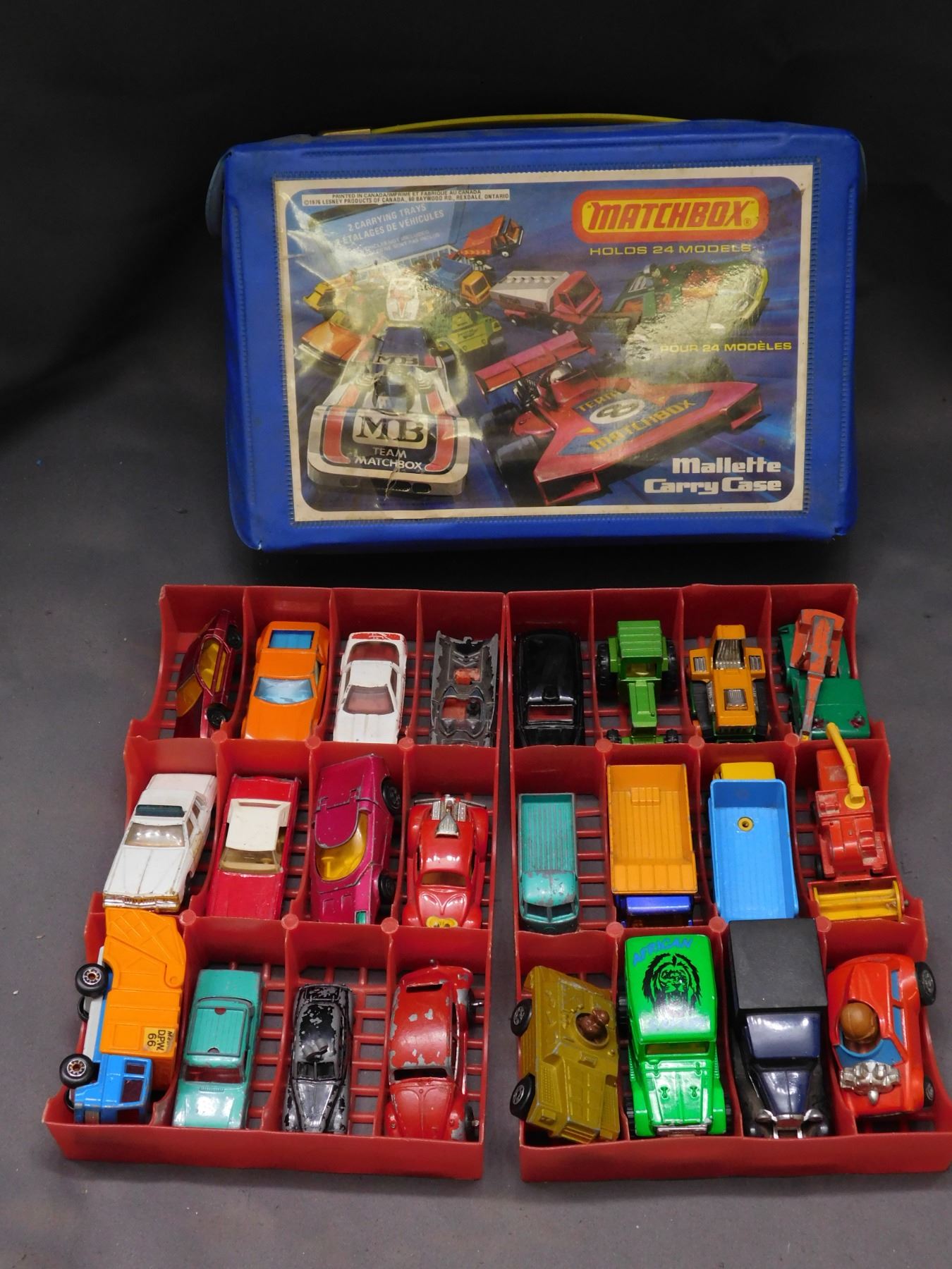 Vintage Matchbox Case w 24 Cars Mostly Circa 1970s