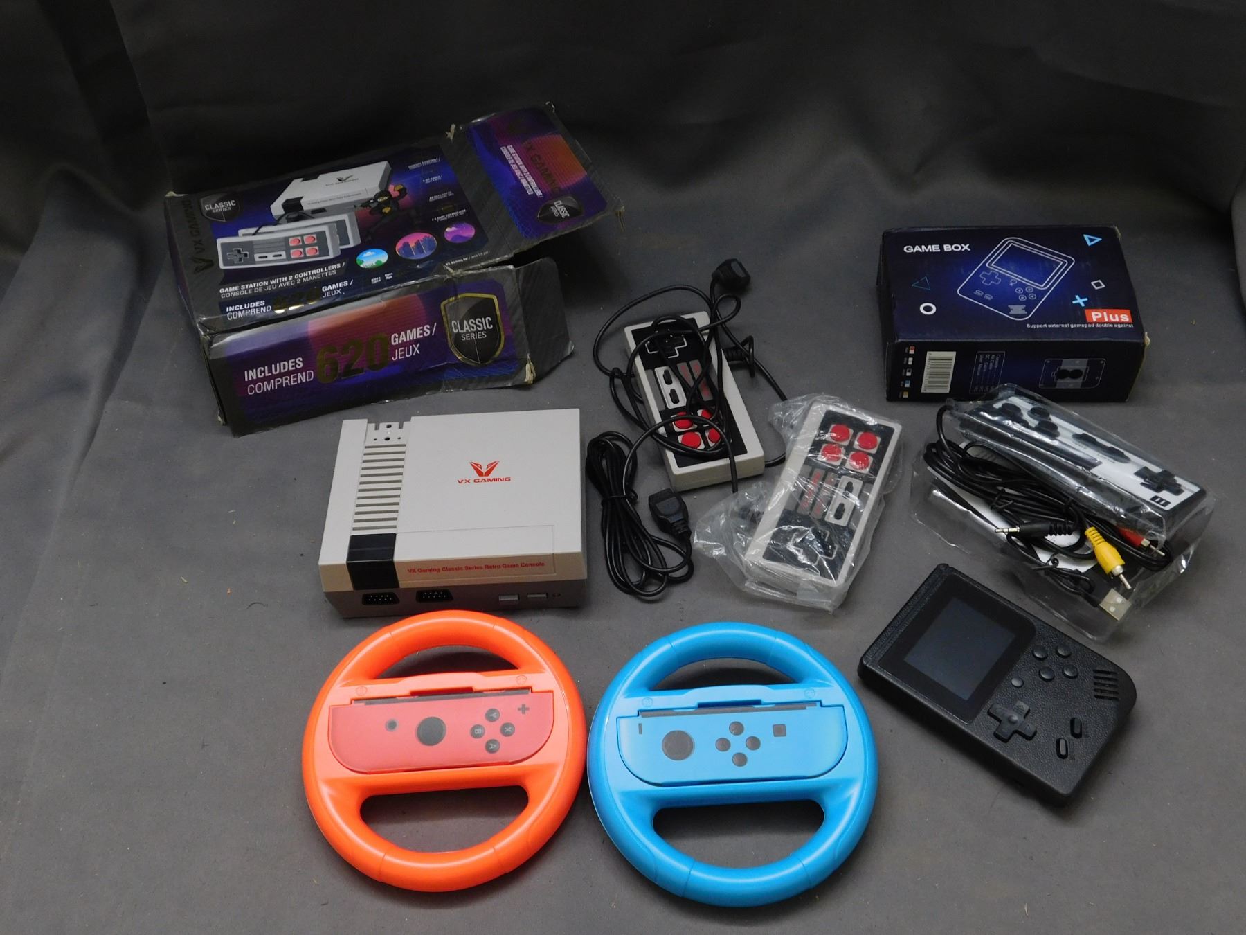 Lot of 620-in-1 Mini NES 3rd Party System, Game Box, Switch Joycon Wheels