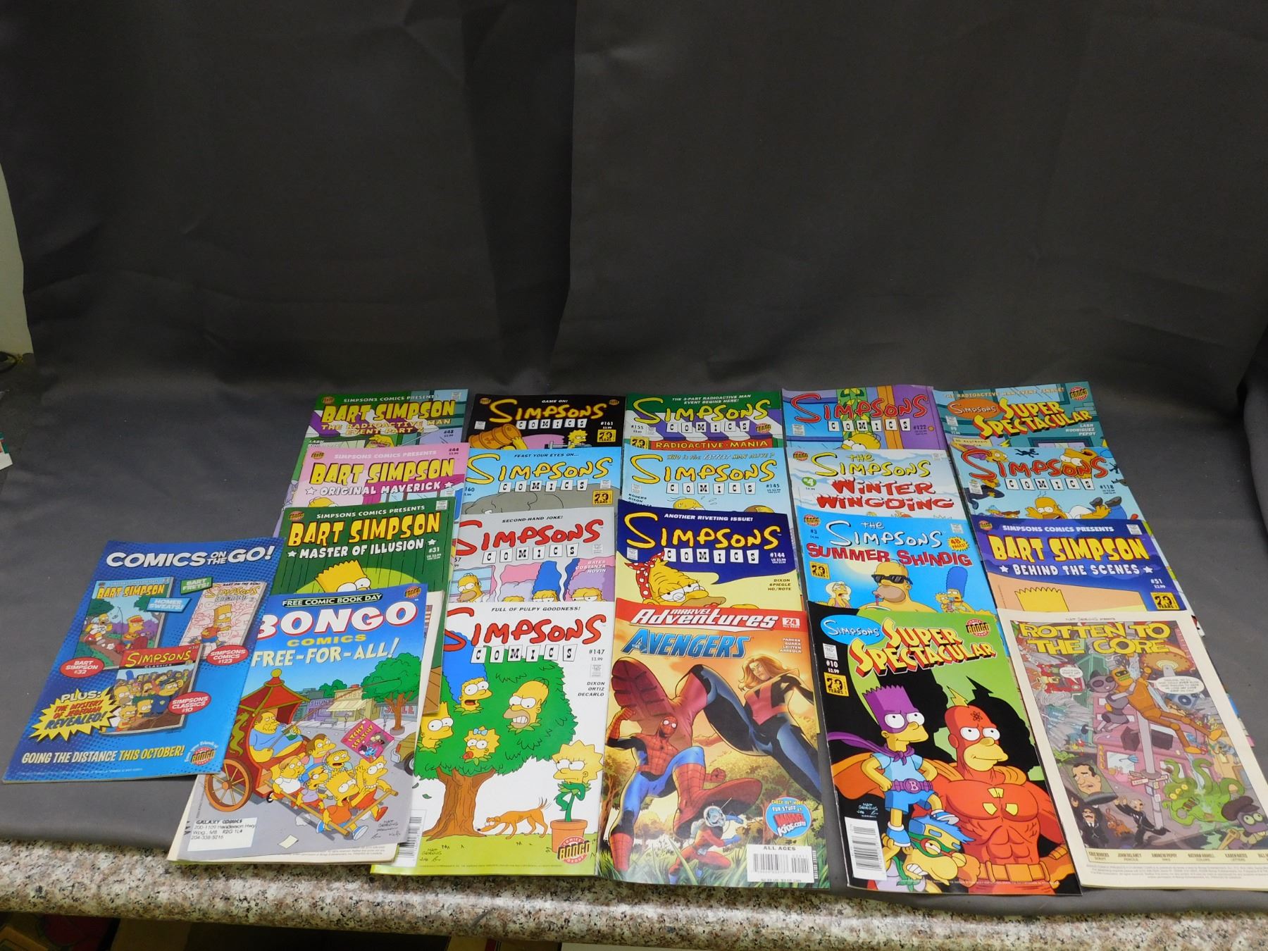 Lot of 21 The Simpsons Comic Books