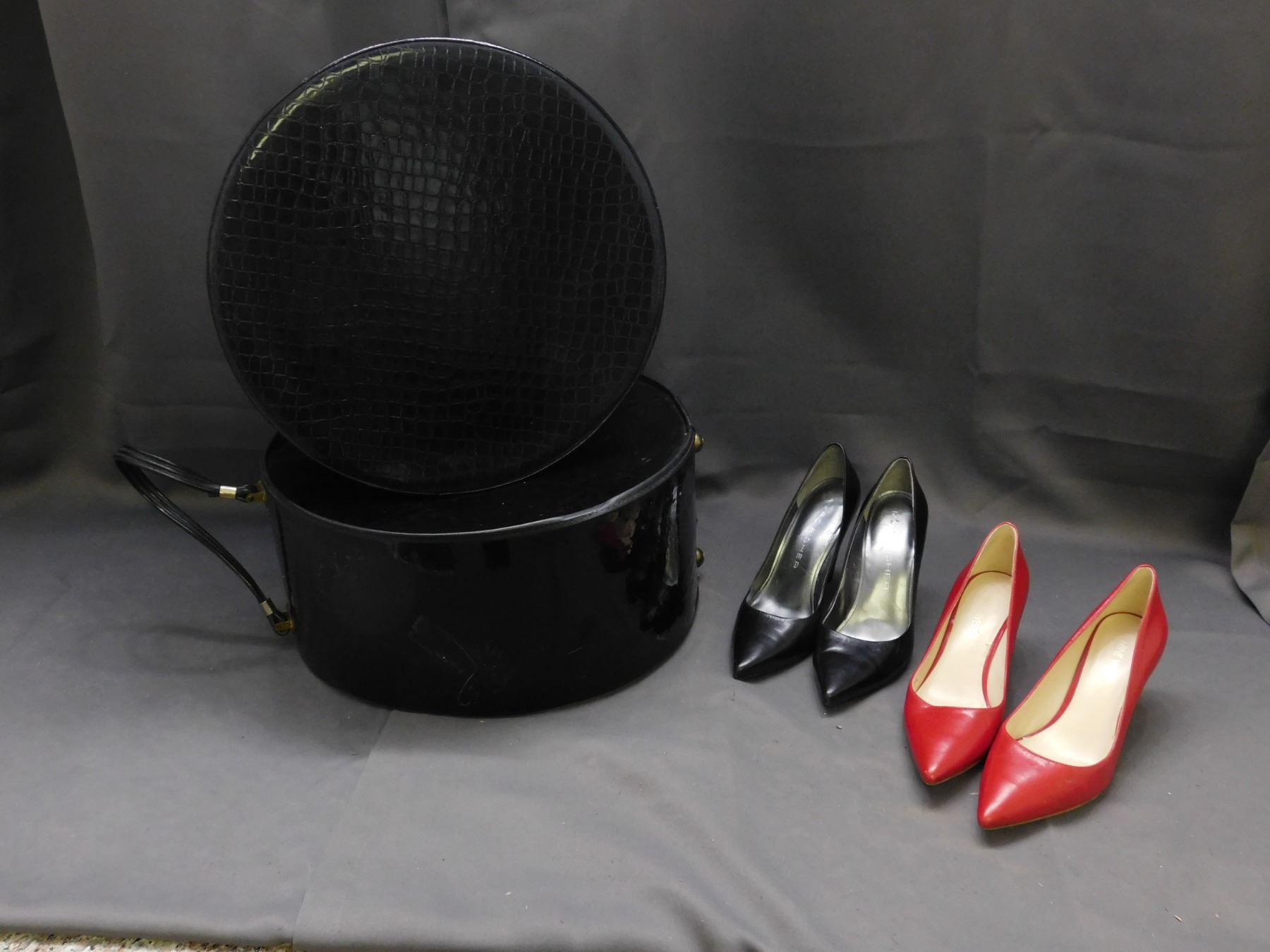 Lot of 2 Plastic Hat Boxes & Women's High Heel Shoes Nine West, Marc ...