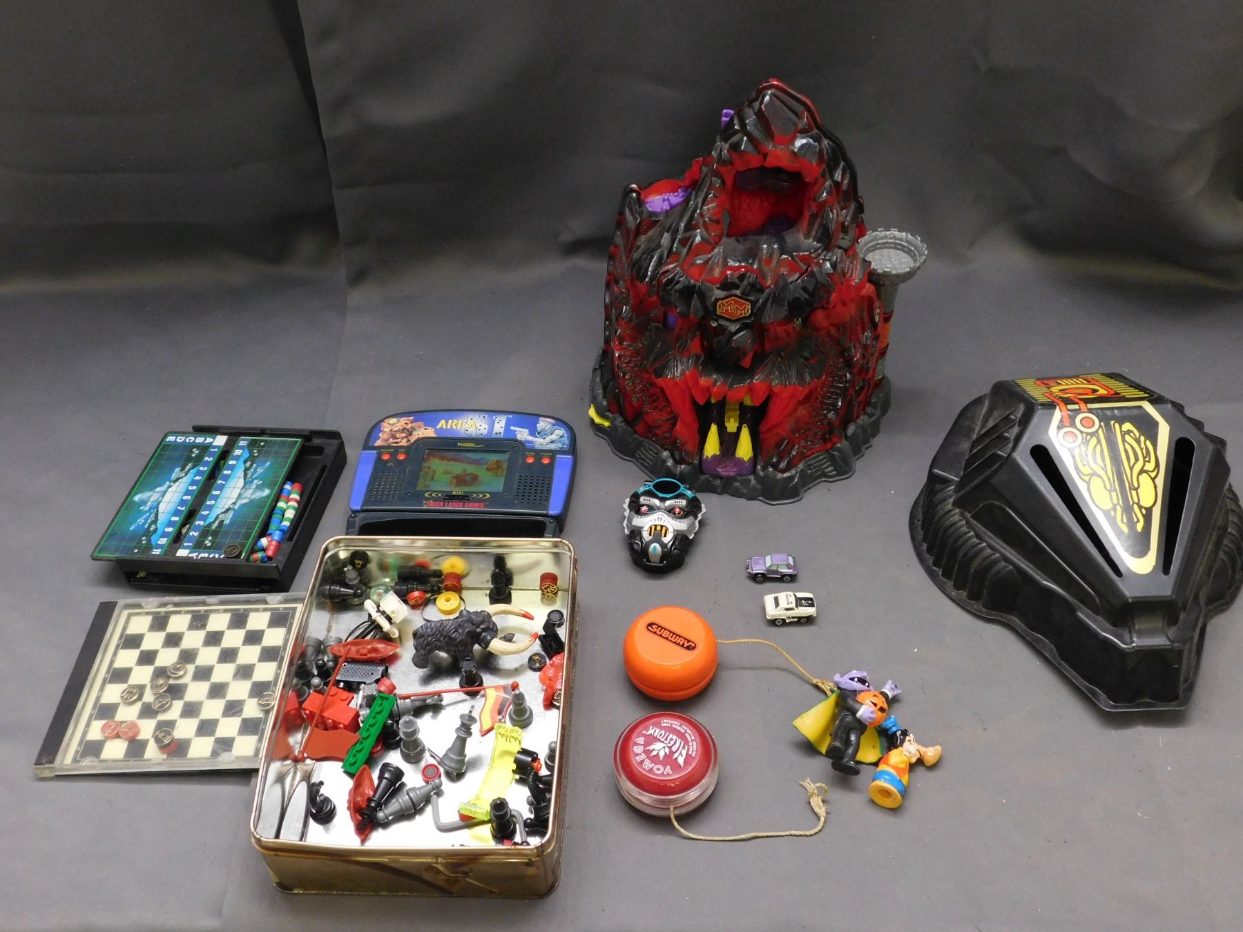 Lot of Assorted Vintage Toys, Board Games Mini, Mighty Maxx Playset ...