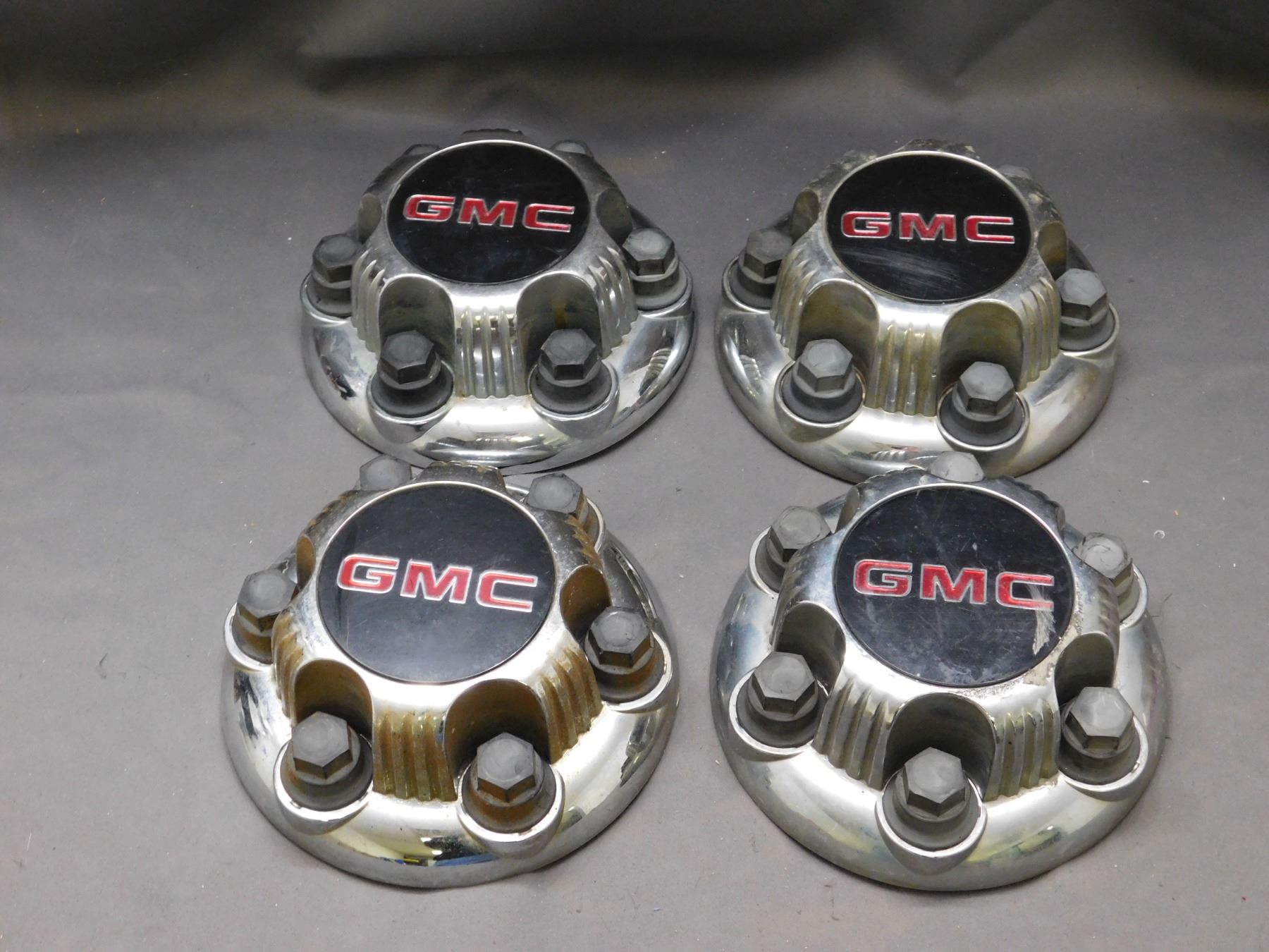 Lot of 4 GMC Center Caps General Motors No 15712371