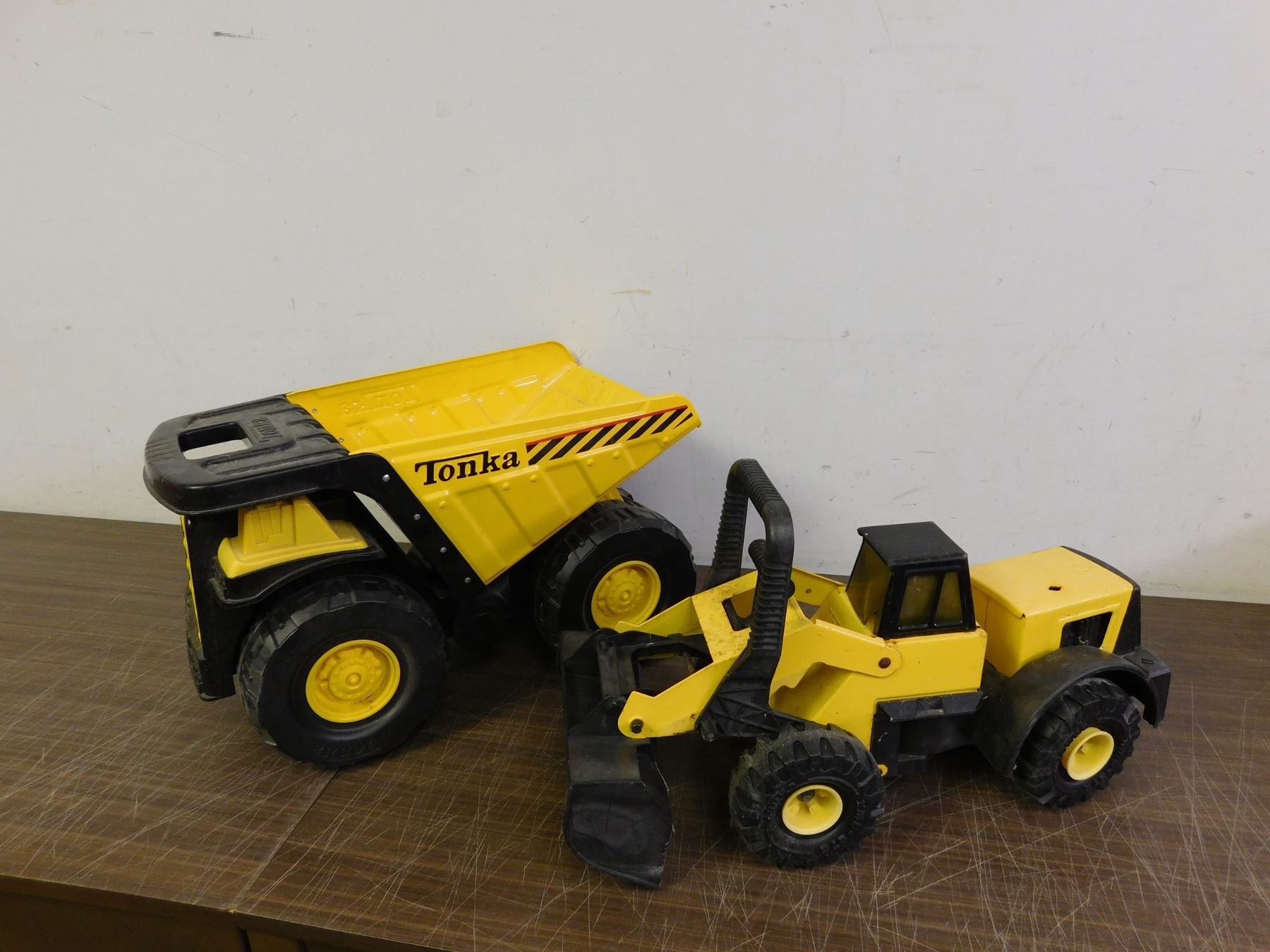Lot of 2 Tonka Construction Toys Pressed Steel