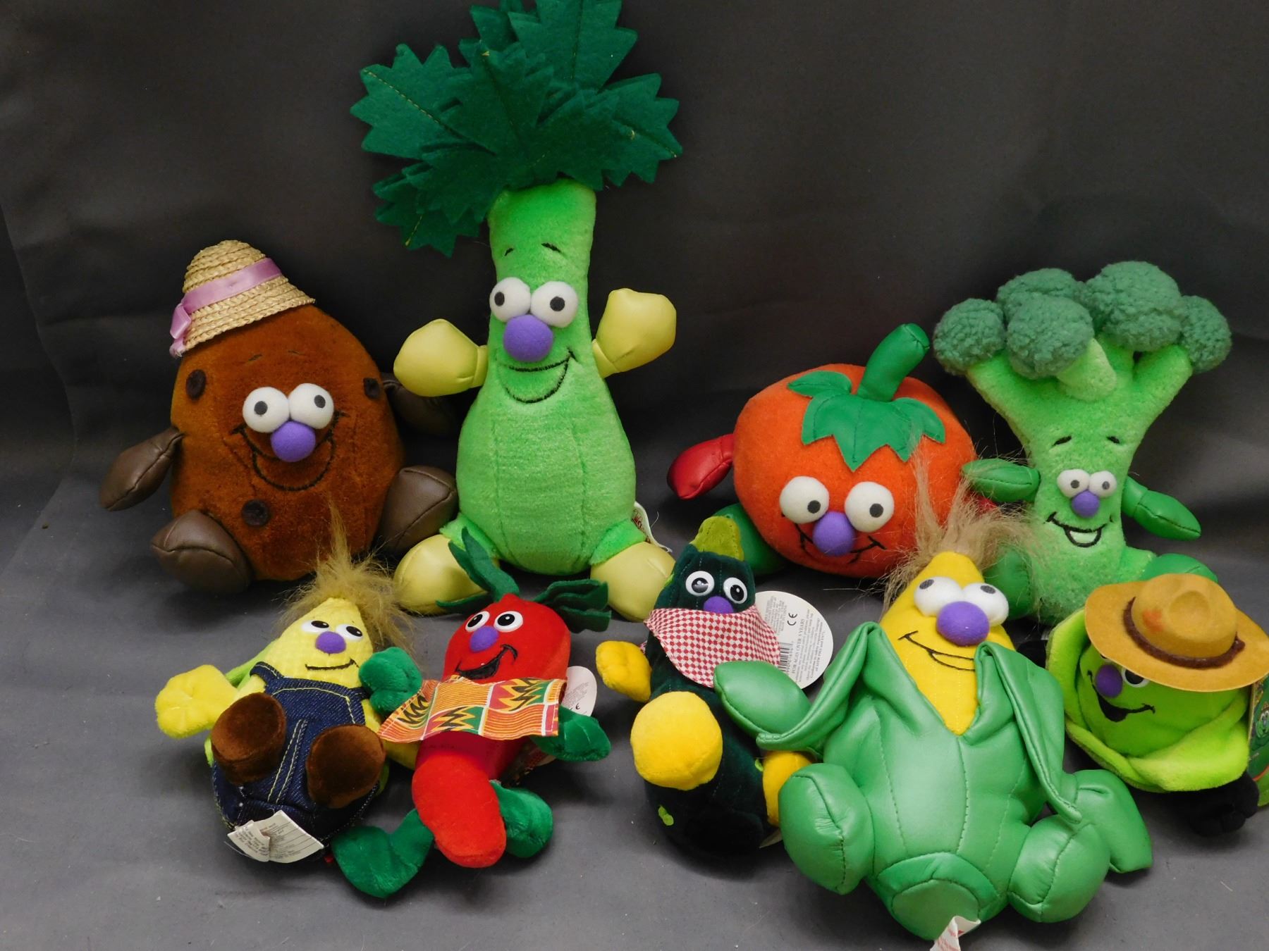 Lot of Vegetable Plushies Toy Box, Veggie Friends Veggie Tales