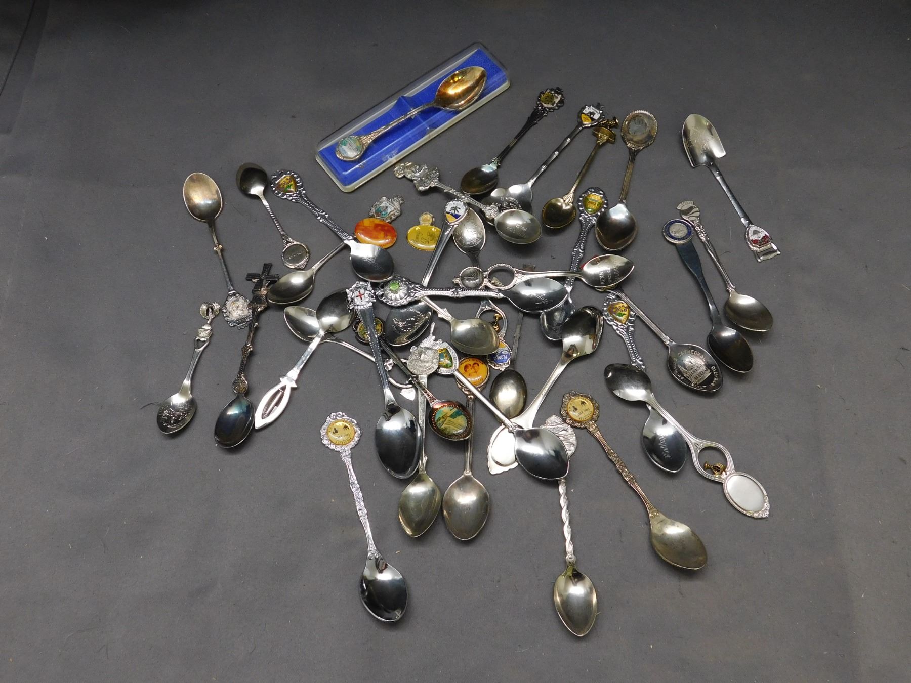 lot of 36 Collectible Souvenir Spoons Travel
