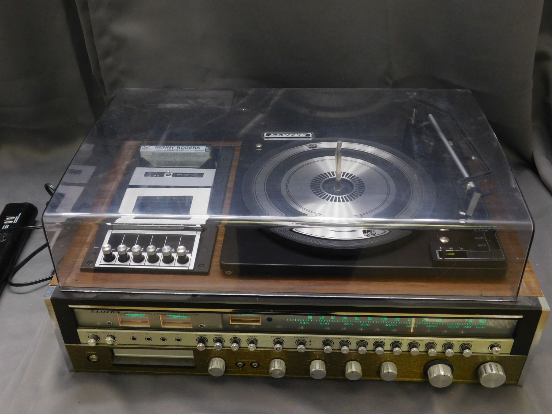 Lloyds AM FM Stereo 8-Track Cassette Recorder Turntable Console System