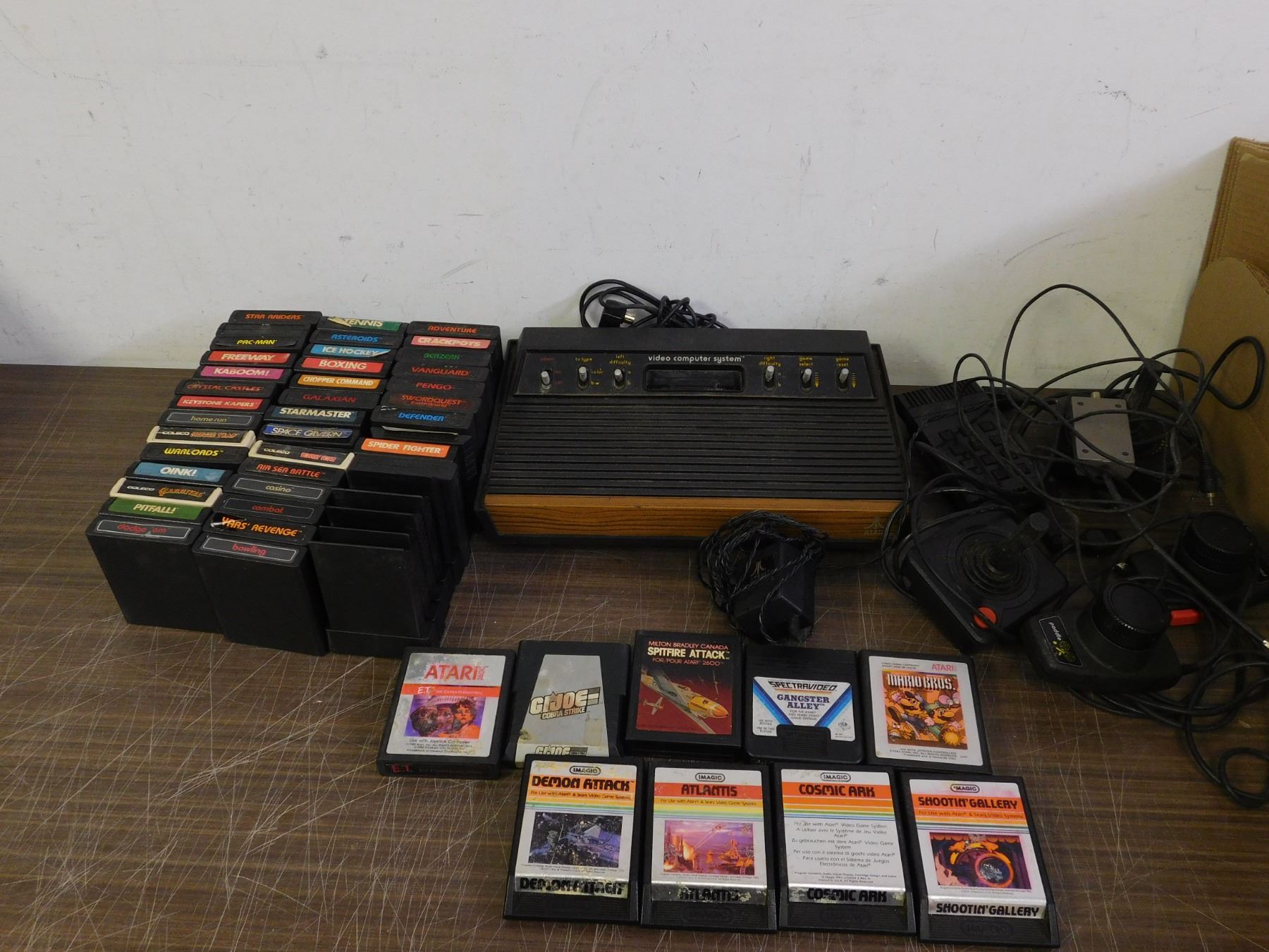 Atari Wood Panel 2600 6 Switch 52 Game, Controllers Cables Console Bundle