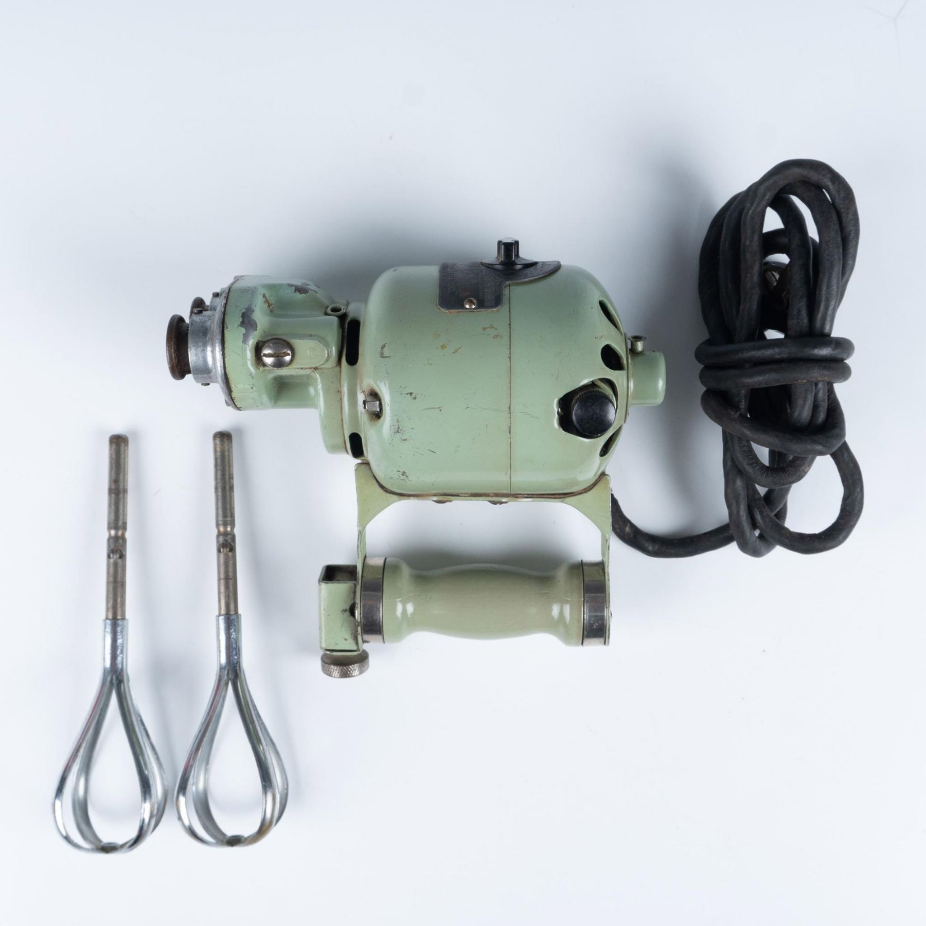 The Fitzgerald Mfg. Star Rite Magic Electric Handheld Mixer