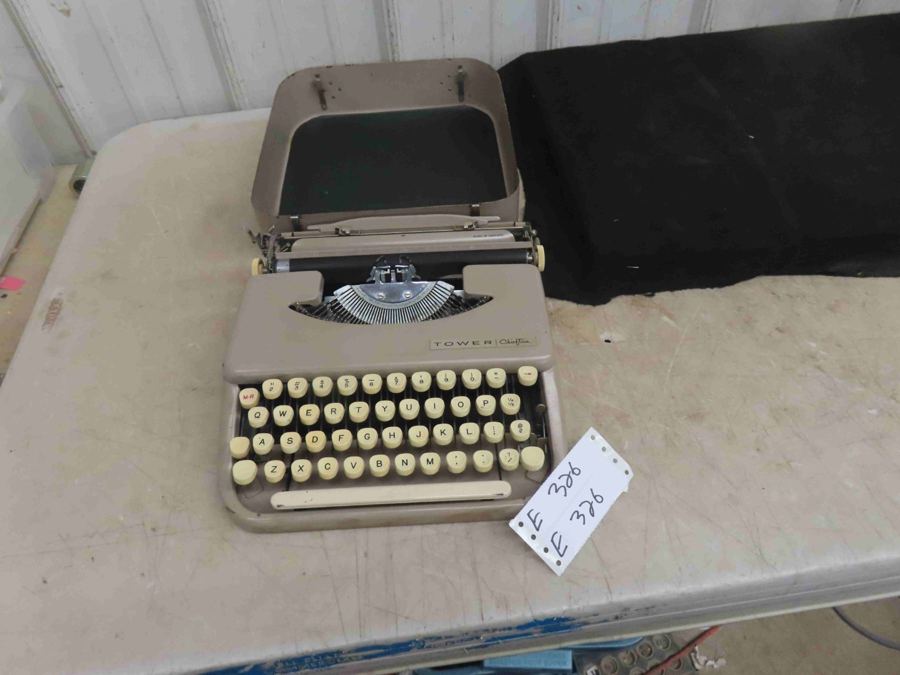 Vintage Sears Tower Chieftain Portable Typewriter. Made in - McSherry ...