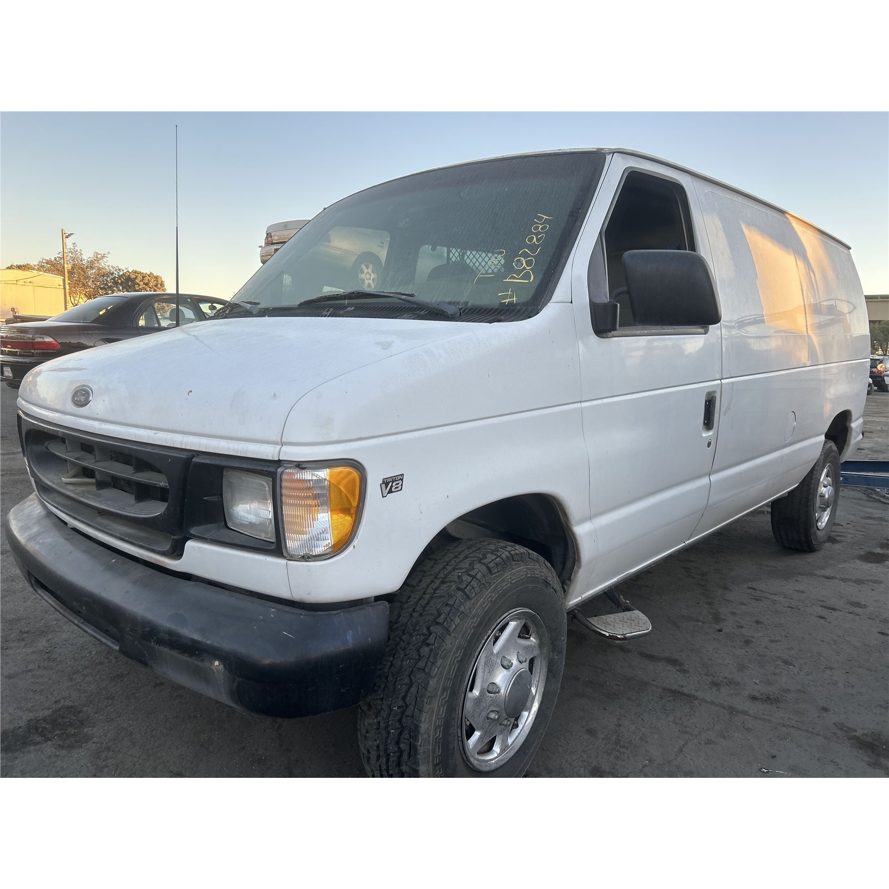 2000 Ford E-350