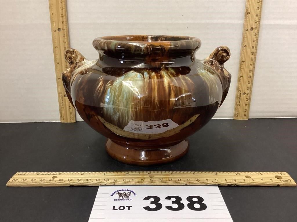 BRUSH MCCOY ONYX POTTERY