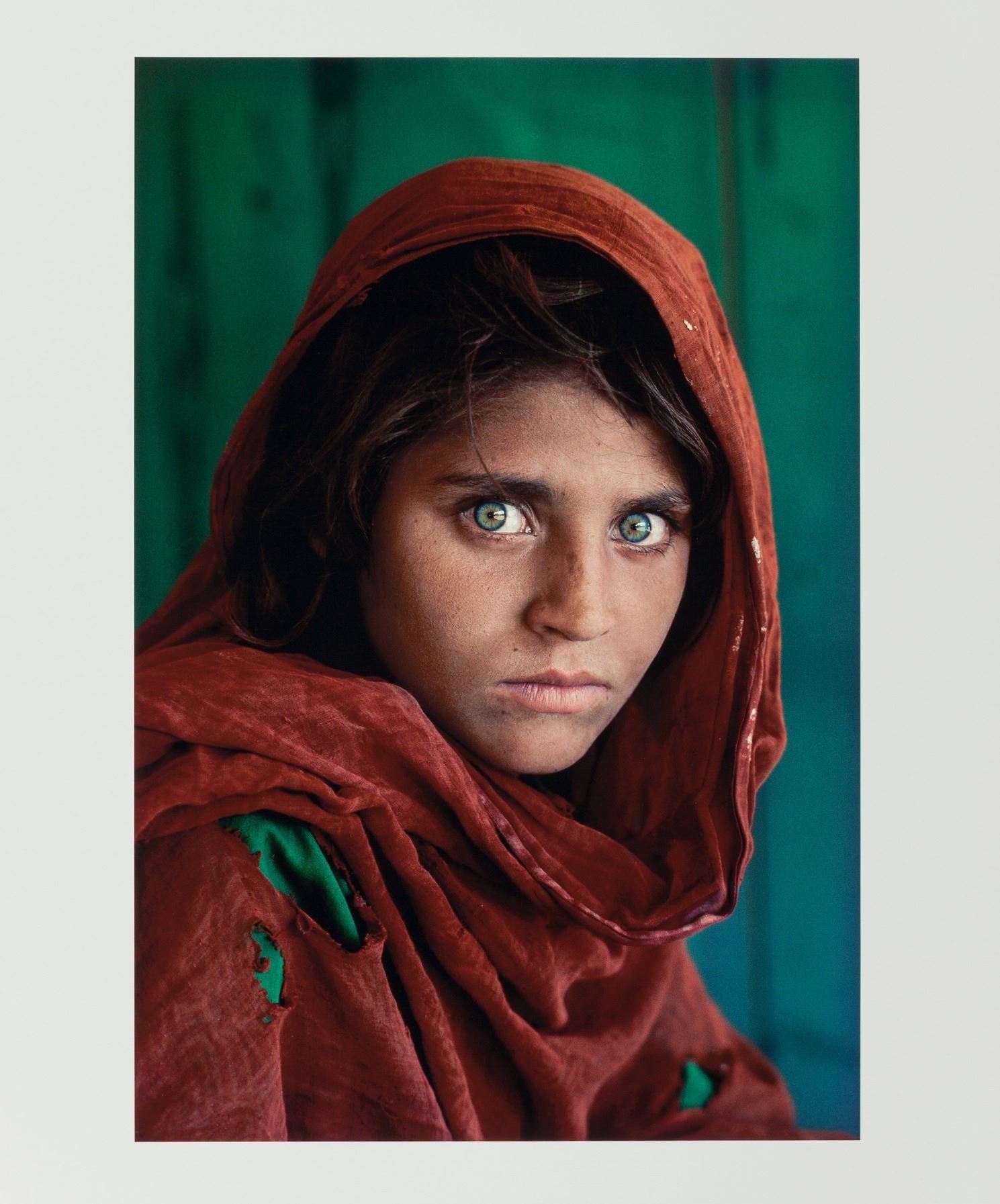 Photographer: Steve McCurry - Afghan girl, 1984.