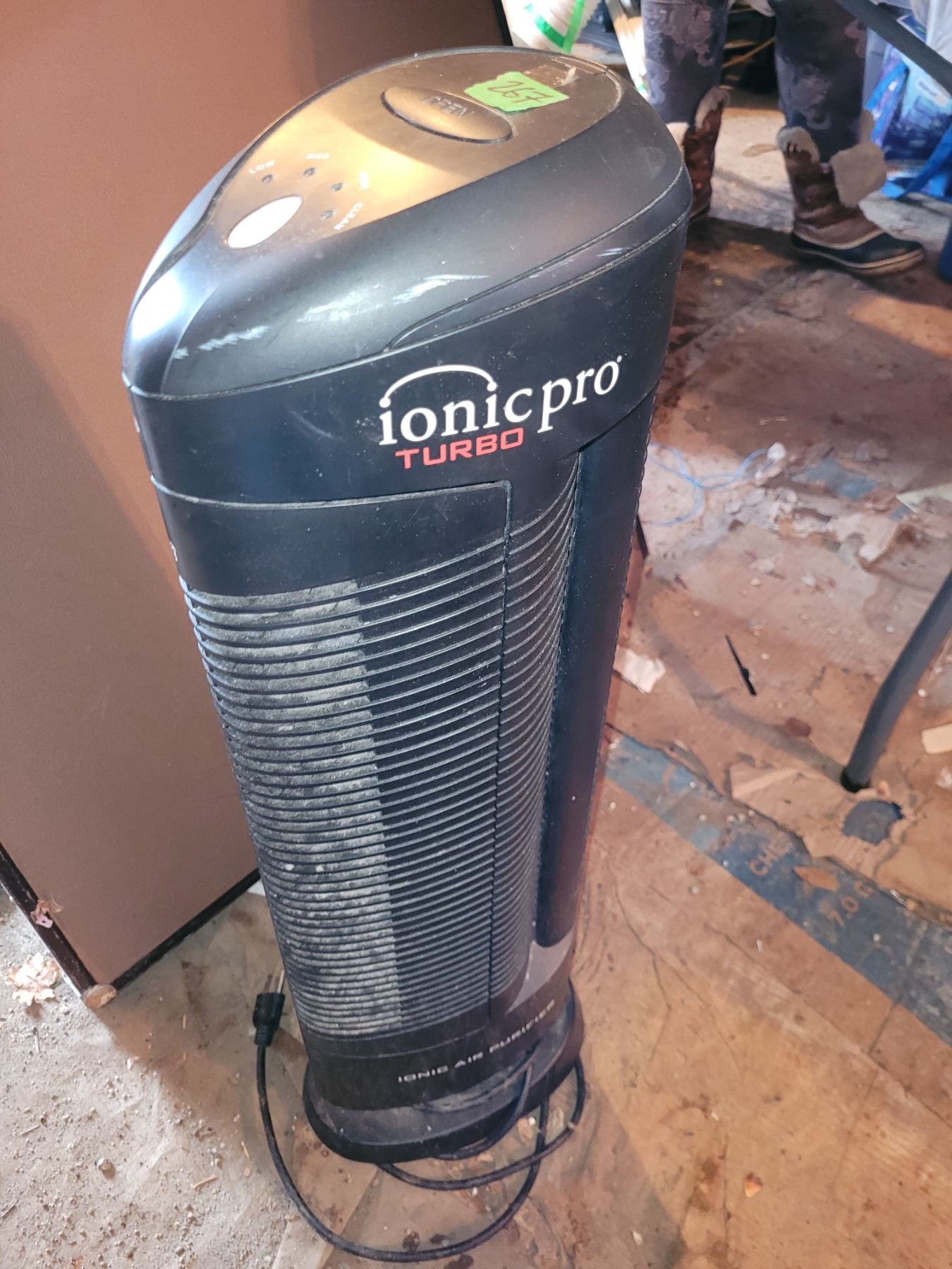 Ionicpro Turbo Ionic Air Purifier Model Ta-500 + Airworks Portable Heater Model Arh206Hw