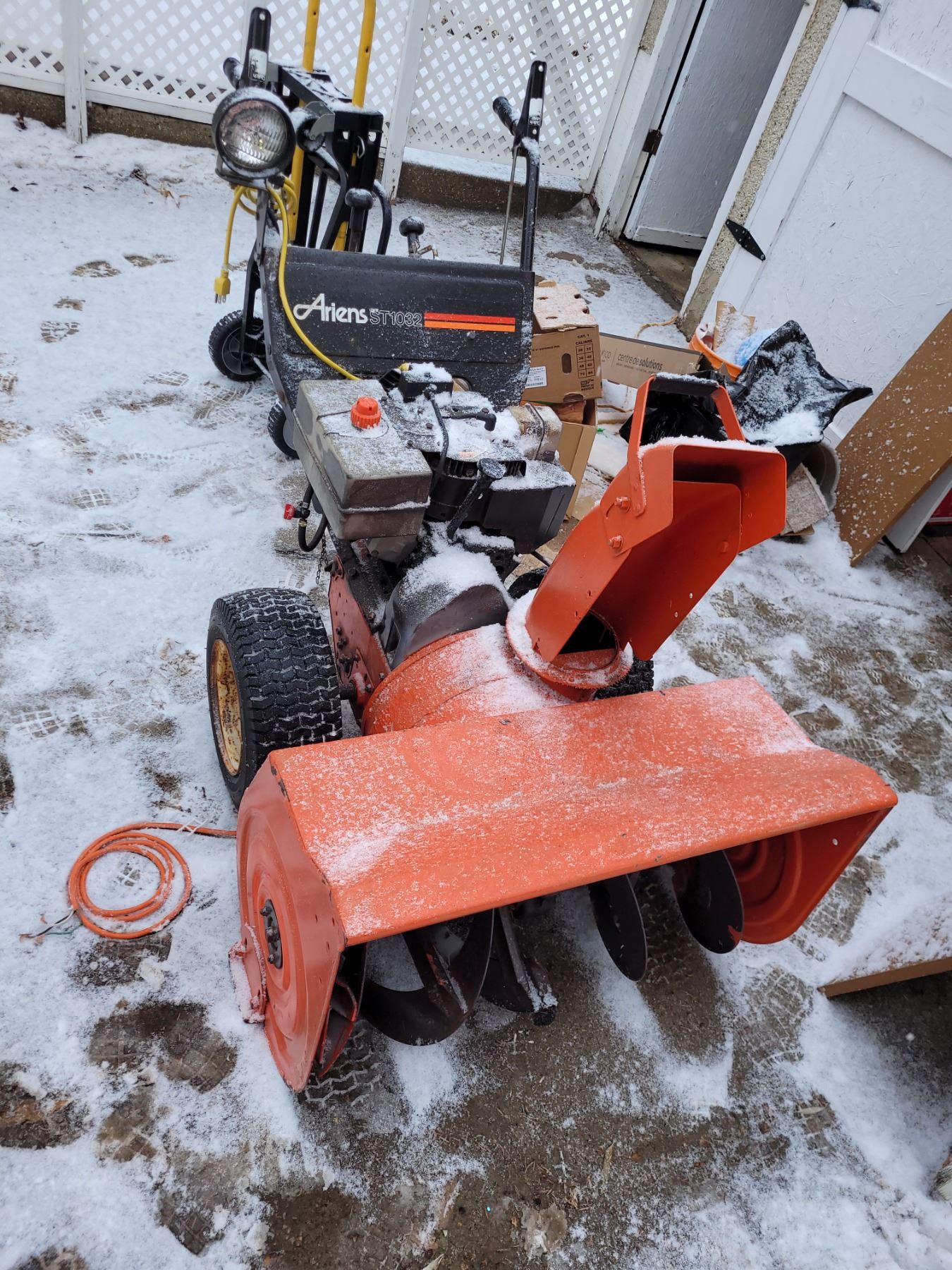 Ariens Snow Blower Model St1032