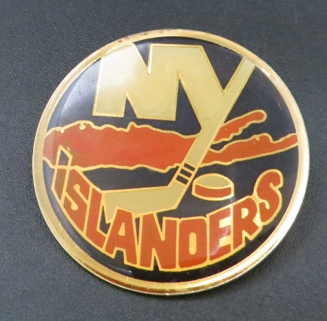 Vintage NY Islanders Collector Pin 2" Diameter