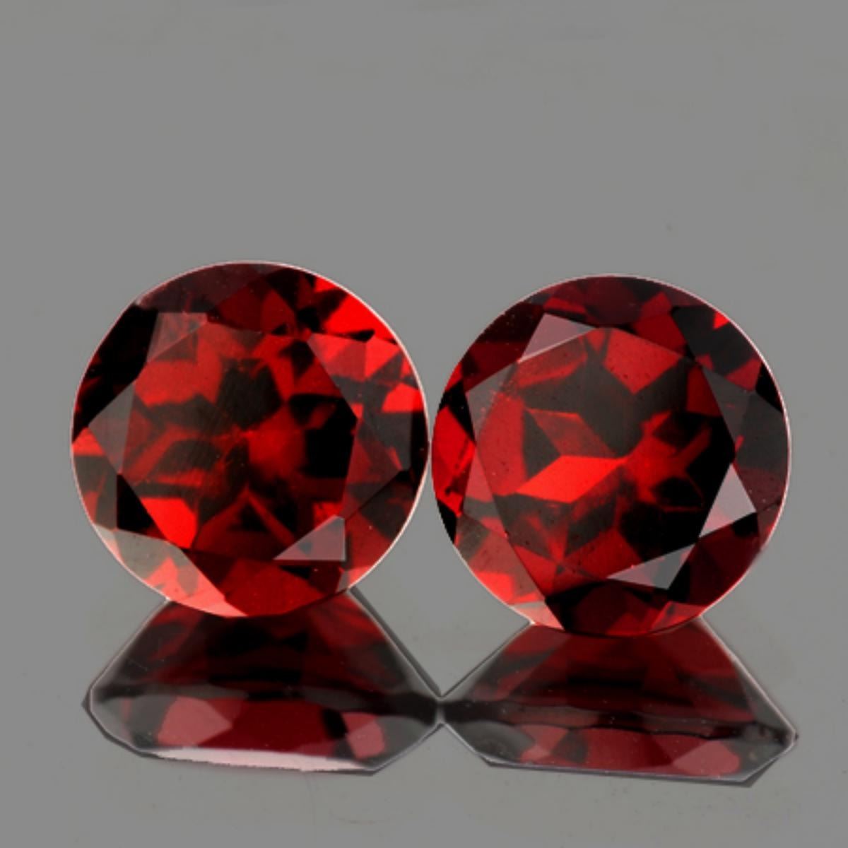Natural Intense Red Garnet Pair {Flawless-VVS}
