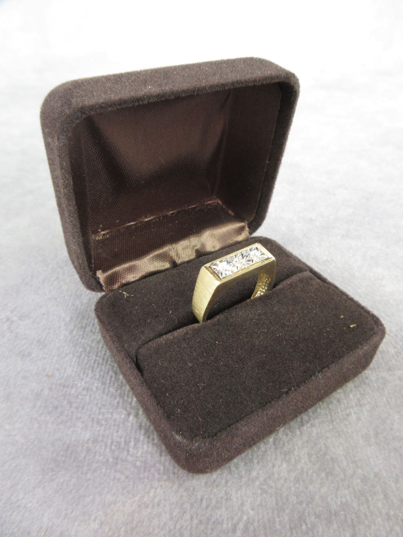 Men's 10K Gold Ring With 3 Diamonds- Size 9