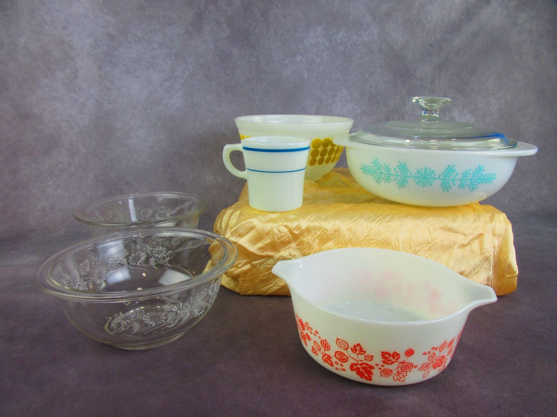 5 Vintage Pyrex Pieces- Pink Gooseberry Casserole Dish- Frost Garland ...