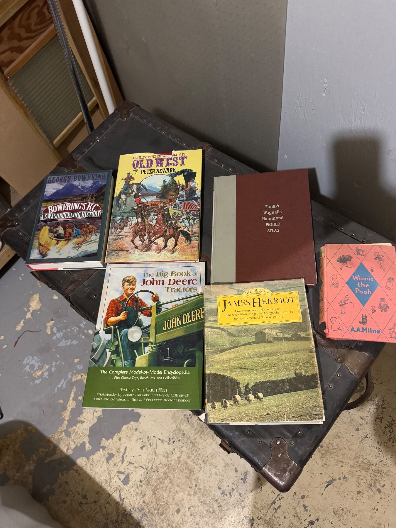 The big book of John Deere tractors, bowing BC Boeuk, old West book ...