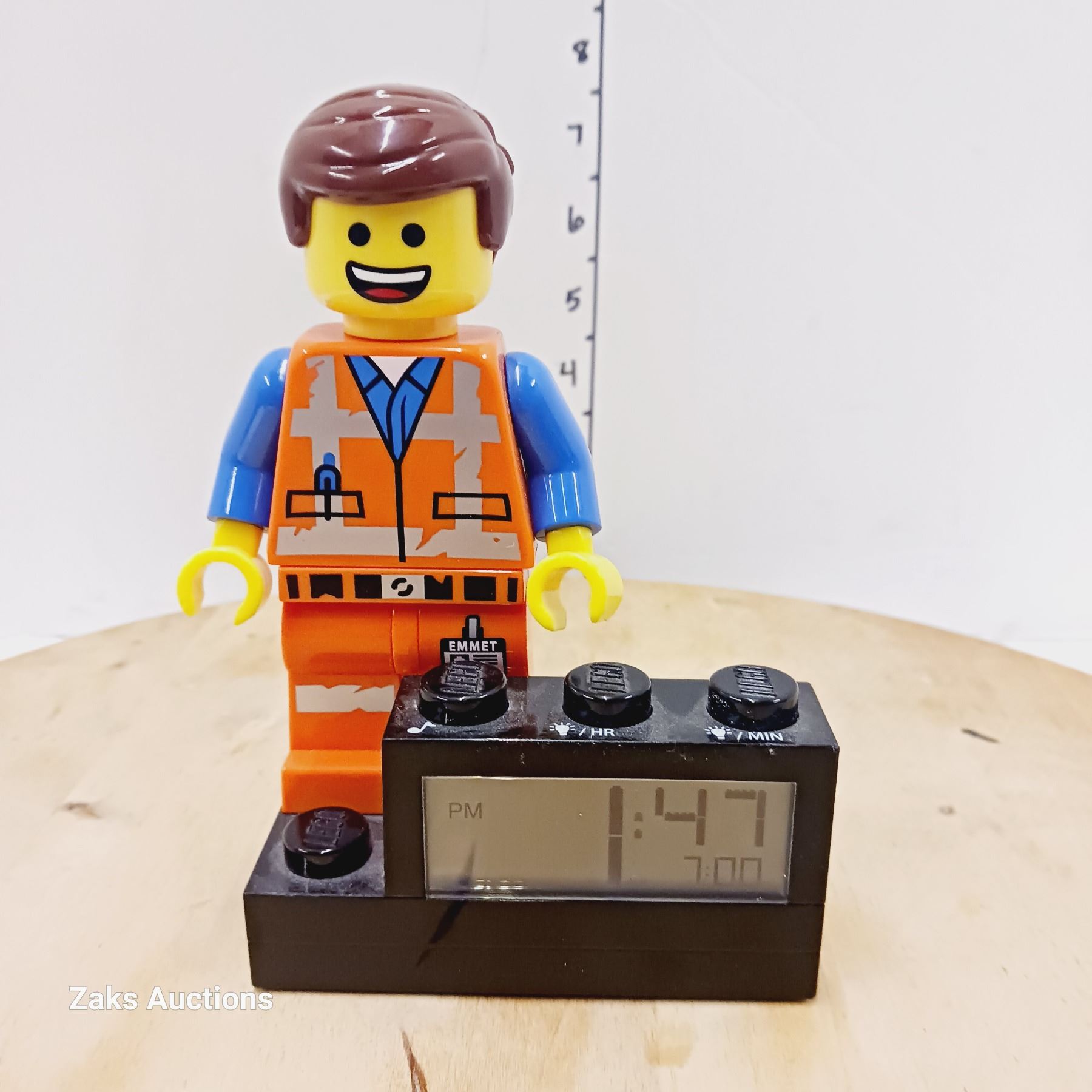 Lego Movie 2 9003967 Emmet Kids Minifigure Light-Up Alarm Clock