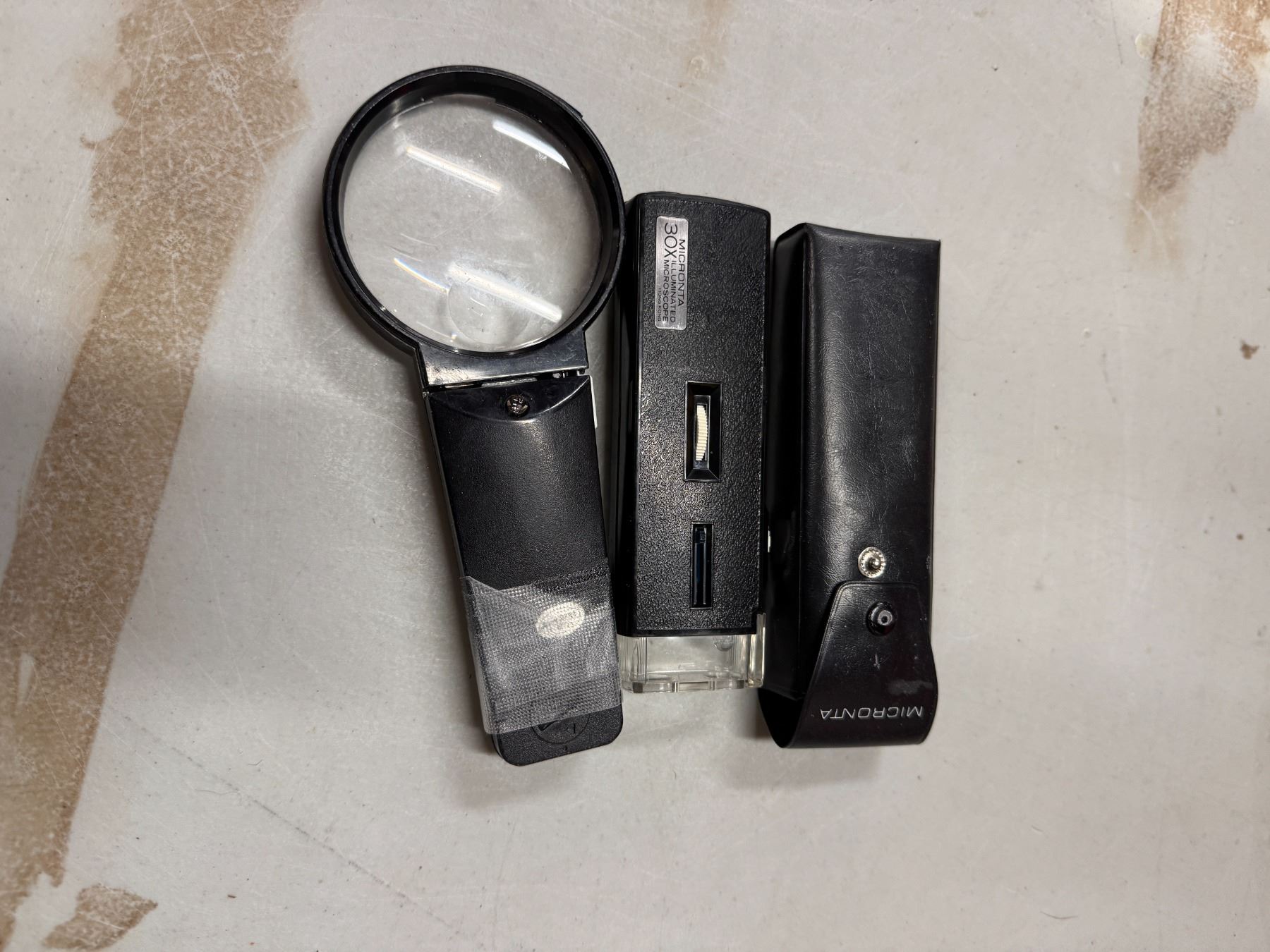 Micronta illuminated microscope 30 times and magnifying glass