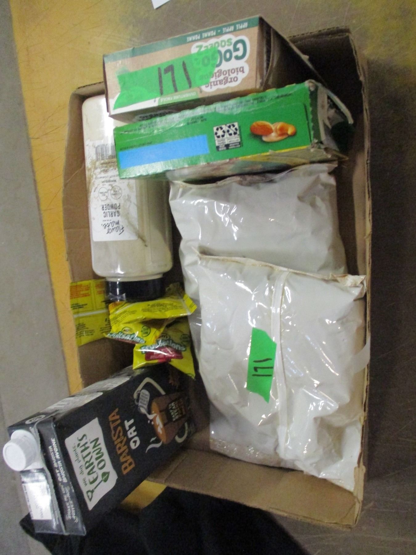 FREIGHT DAMAGE (AS IS): FLAT C/W GARLIC POWDER & ASSORTED GROCERIES