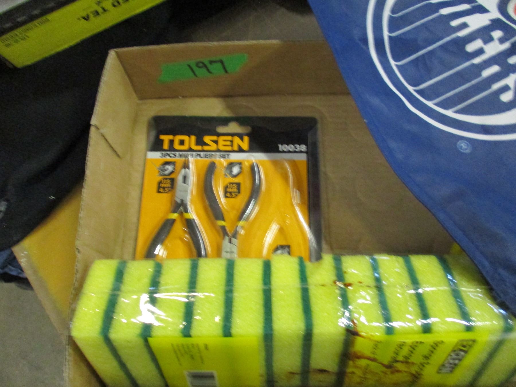 FREIGHT DAMAGE (AS IS): FLAT C/W ASSORTED TOOLS, SPONGES, OILERS FLAG, ETC