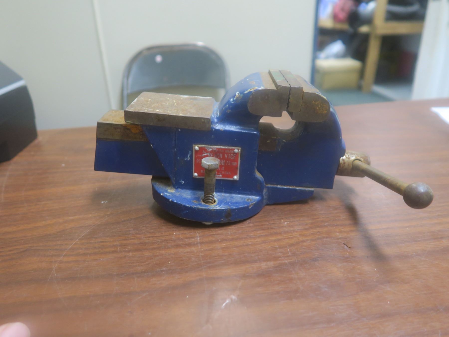 bench vise 3" jaws (PICTURED) - Schmalz Auctions