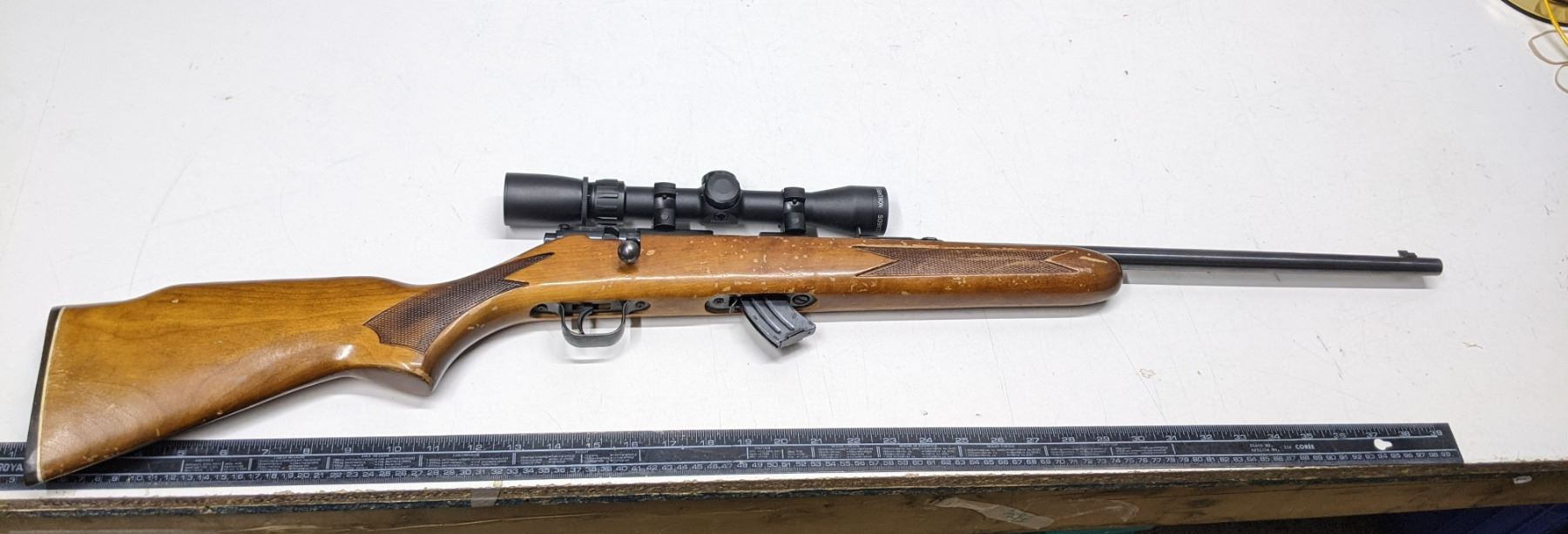 Lakefield Mark II .22 bolt action rifle with magazine - SER: 265799 ...