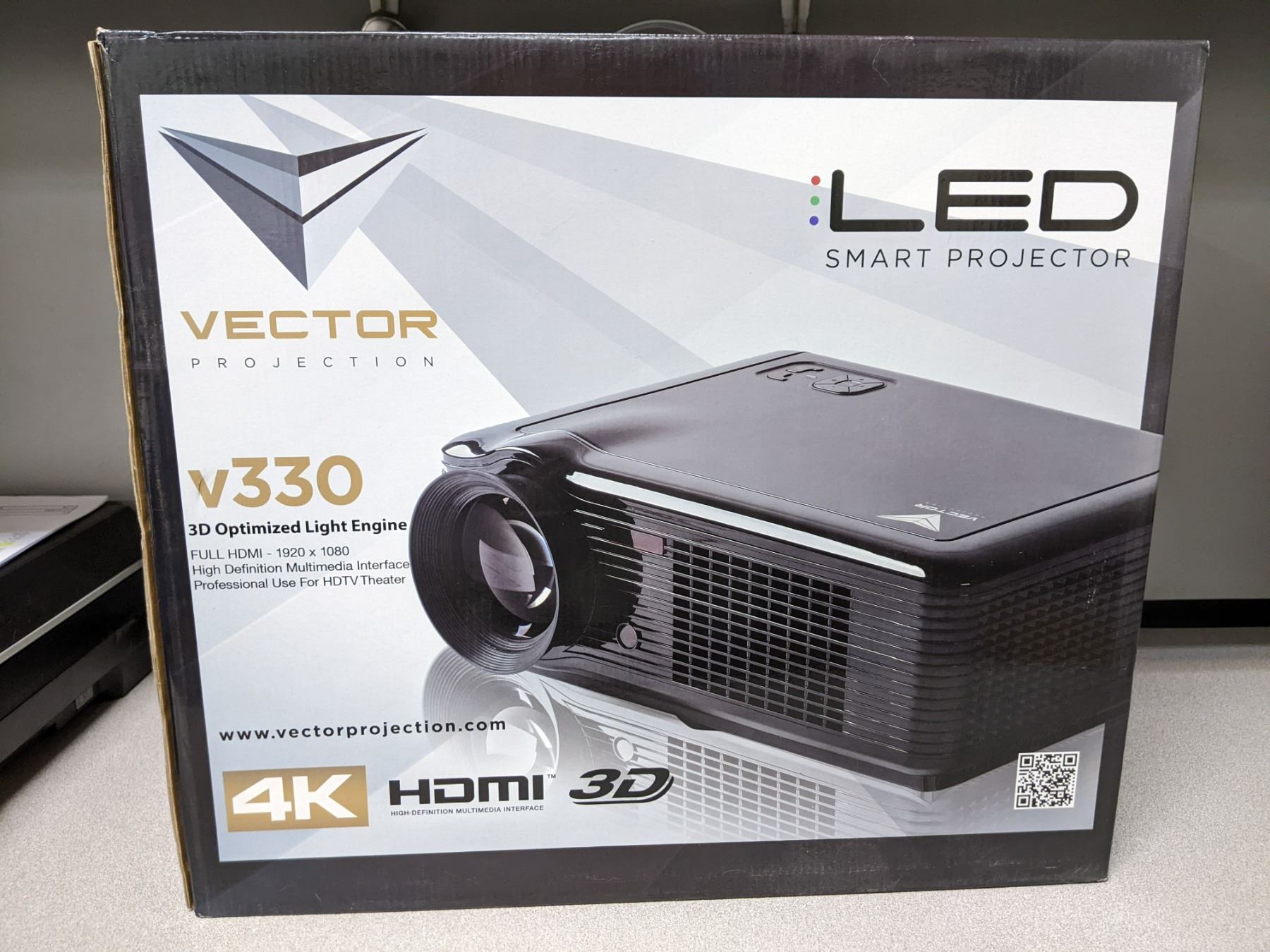 Vector v330 LED smart prjector - looks NEW - Schmalz Auctions