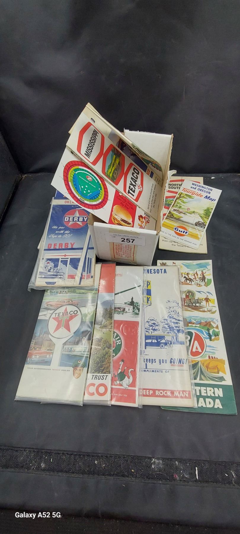 15 vintage gas station maps including B/A Sinclaire Gulf, derby, Texaco