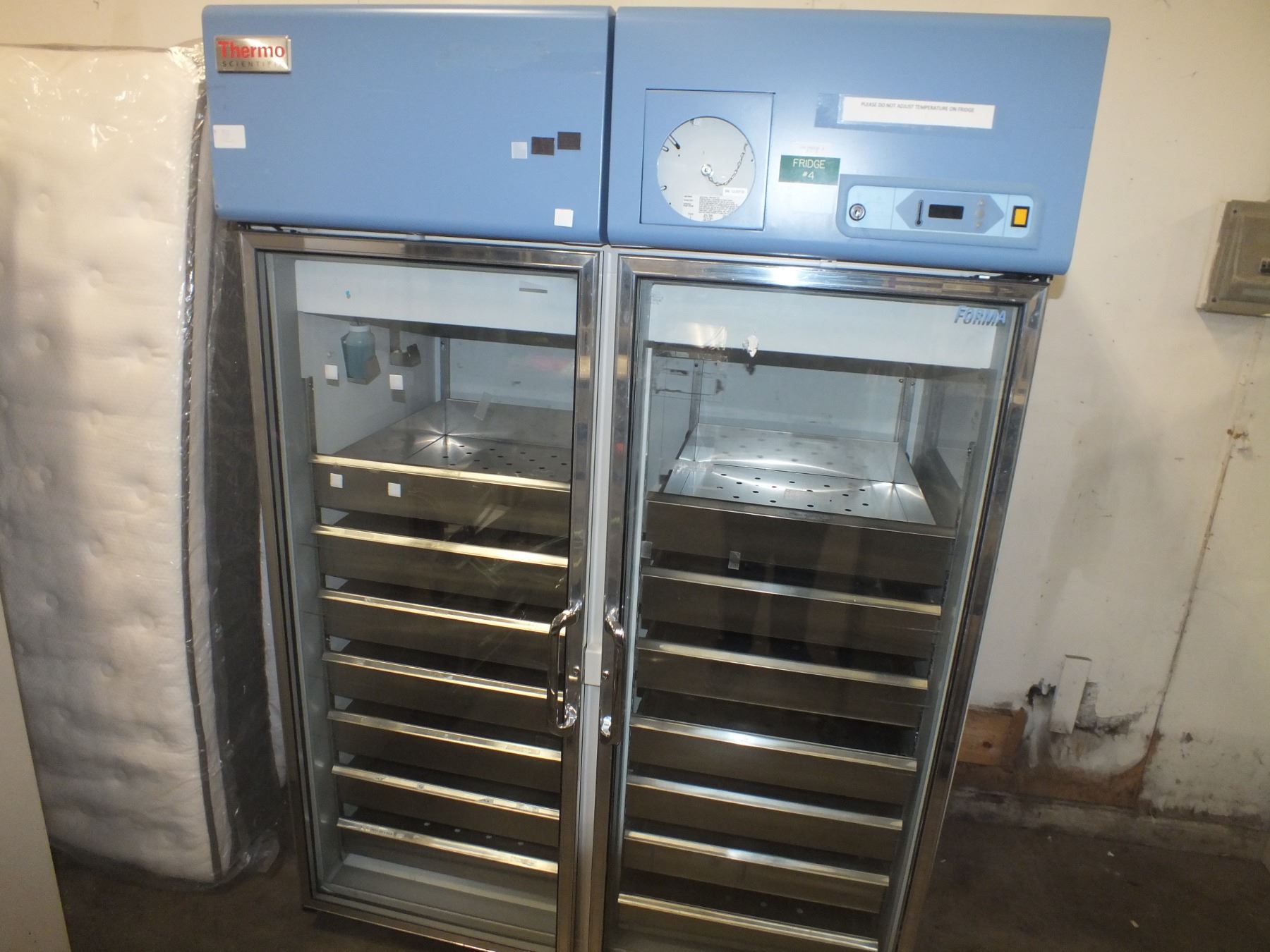 Thermo Scientific Medi Cooler w/ Key