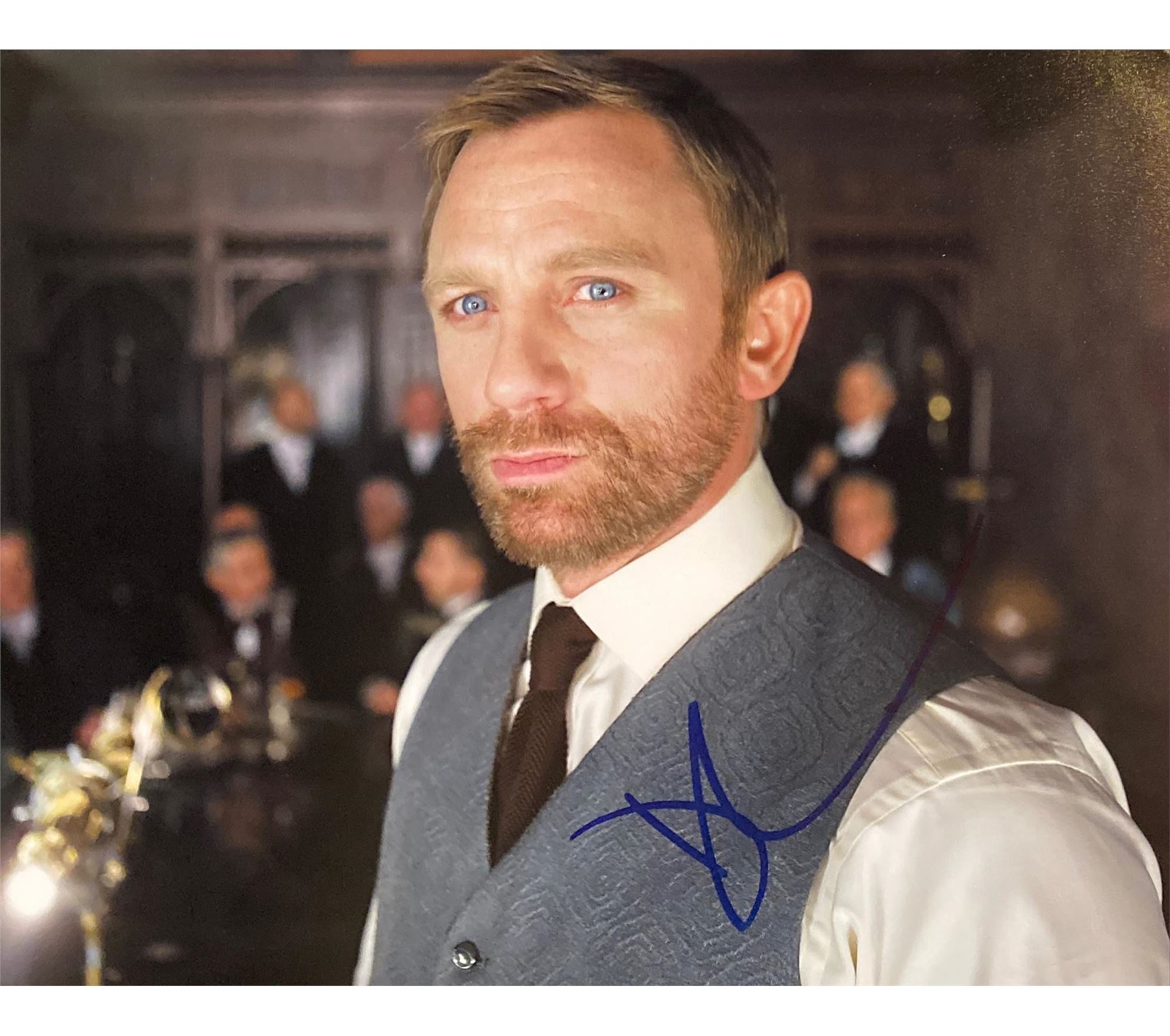 James Bond Daniel Craig Signed Movie Photo. GFA Authenticated