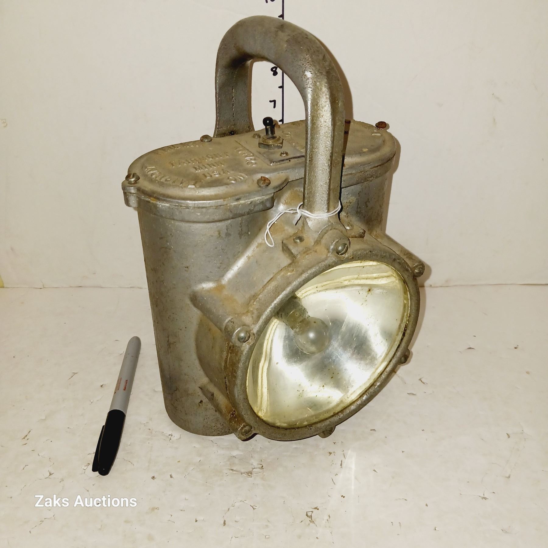 Antique Fairmont Railway Motors Handheld Railway Lantern Model M8404