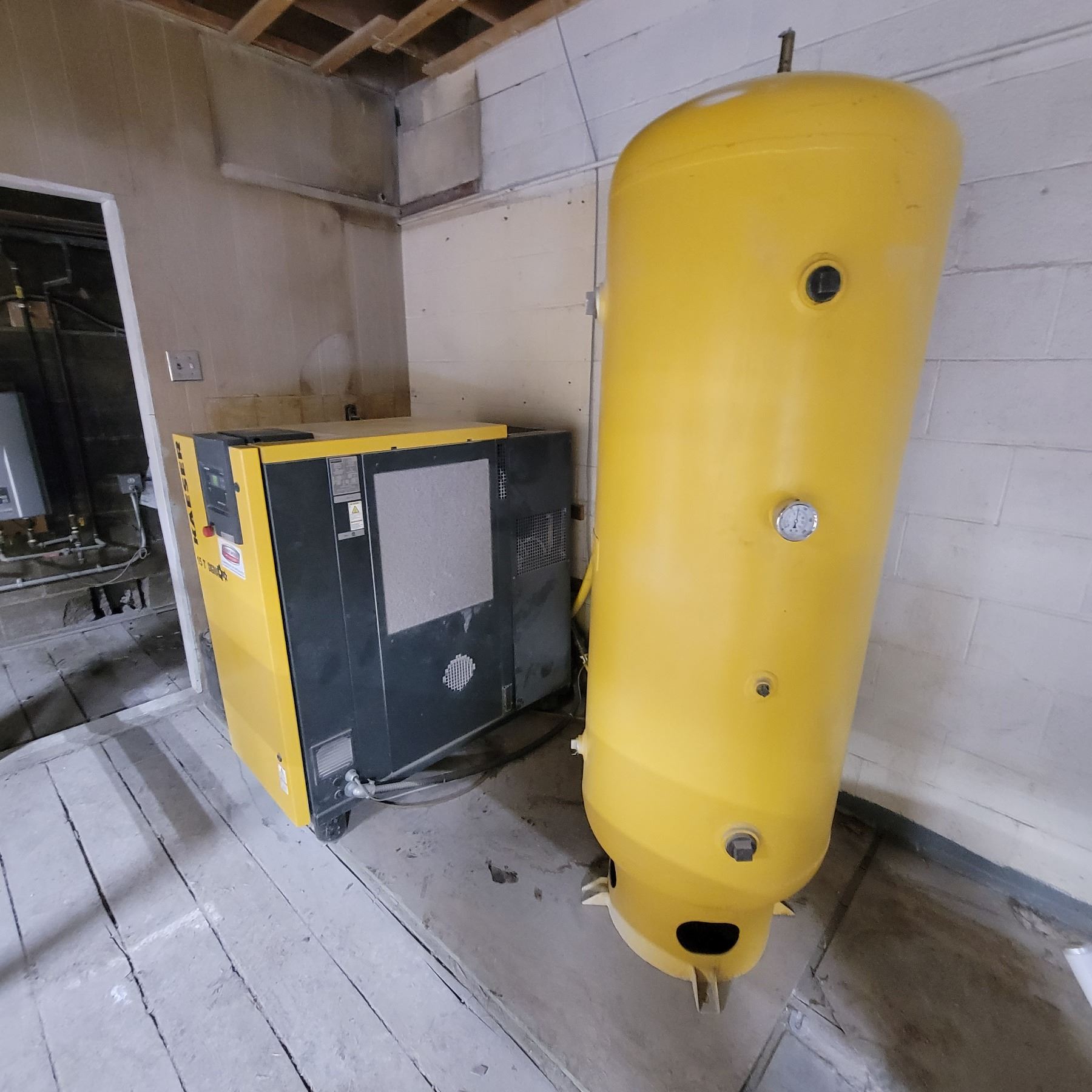 Kaeser 15 T Sigma screw type compressor, approx. 8997 hrs, 15 Hp, 3 ph ...