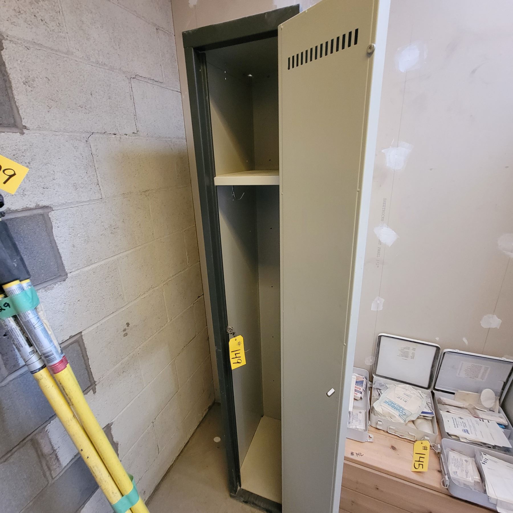 (selling all together) 3- Single lockers