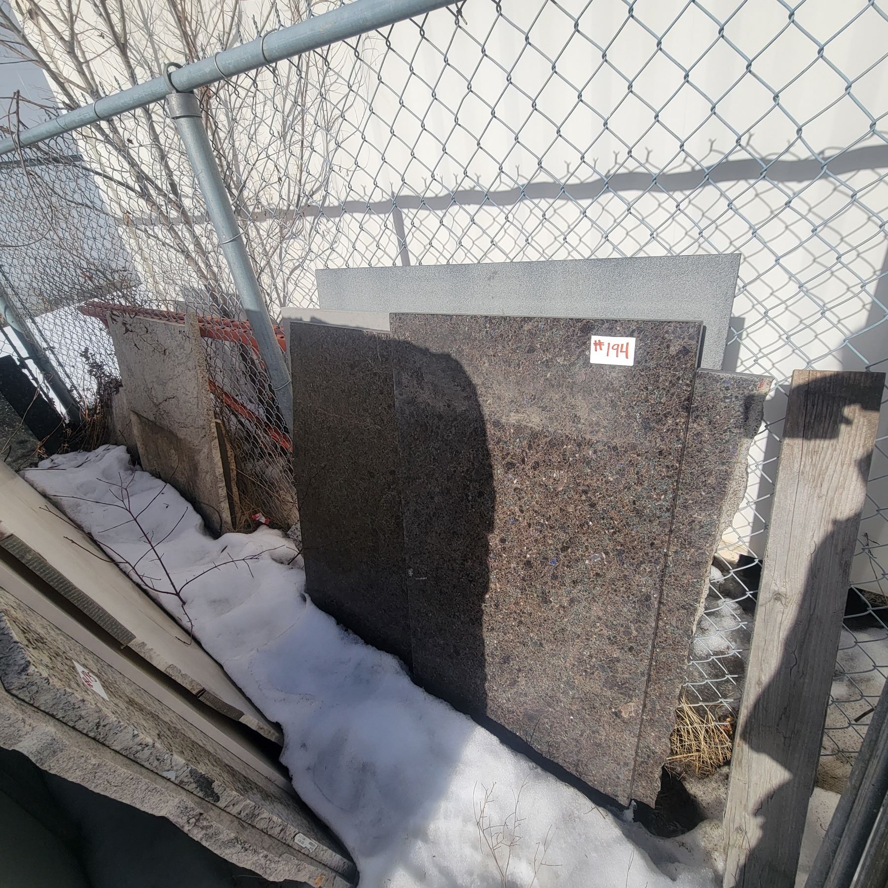 Qty of various partial slabs of granite & quartz
