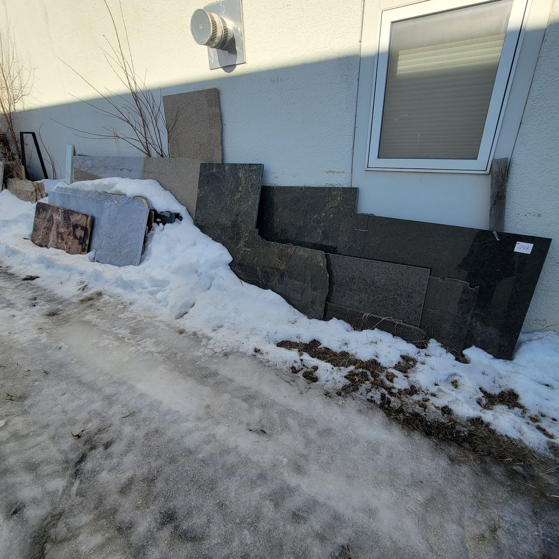 Large qty of various partial slabs of granite, dolomite, onyx c/w metal ...