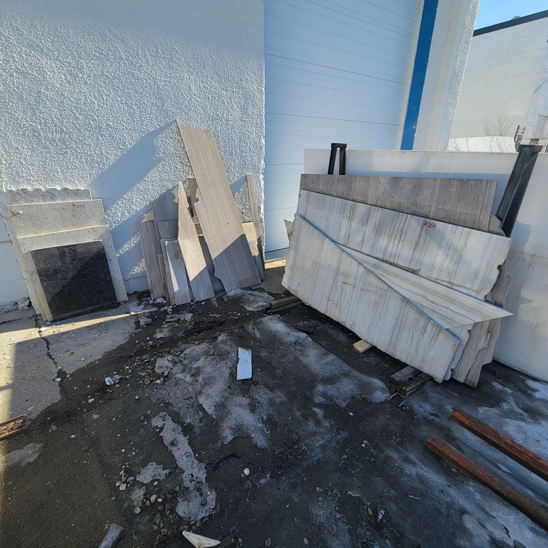 Qty of various partial slabs of quartzite, granite & limestone